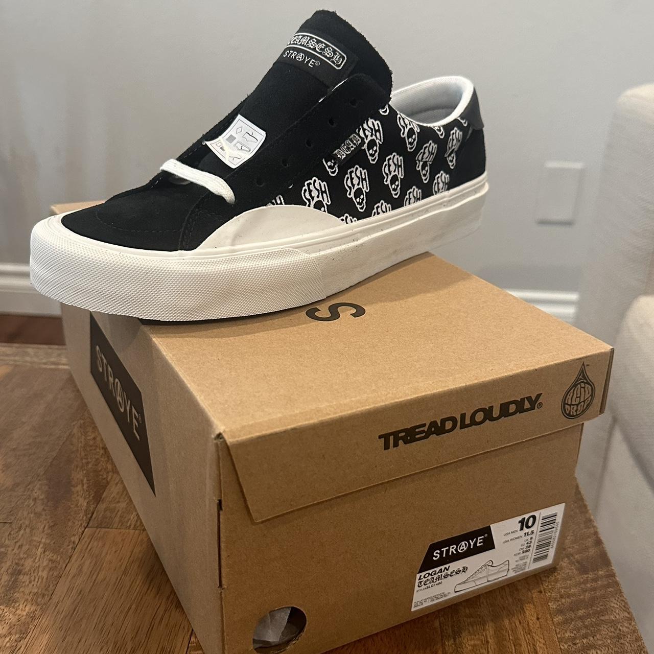 STRAYE Men's Black and White Trainers | Depop