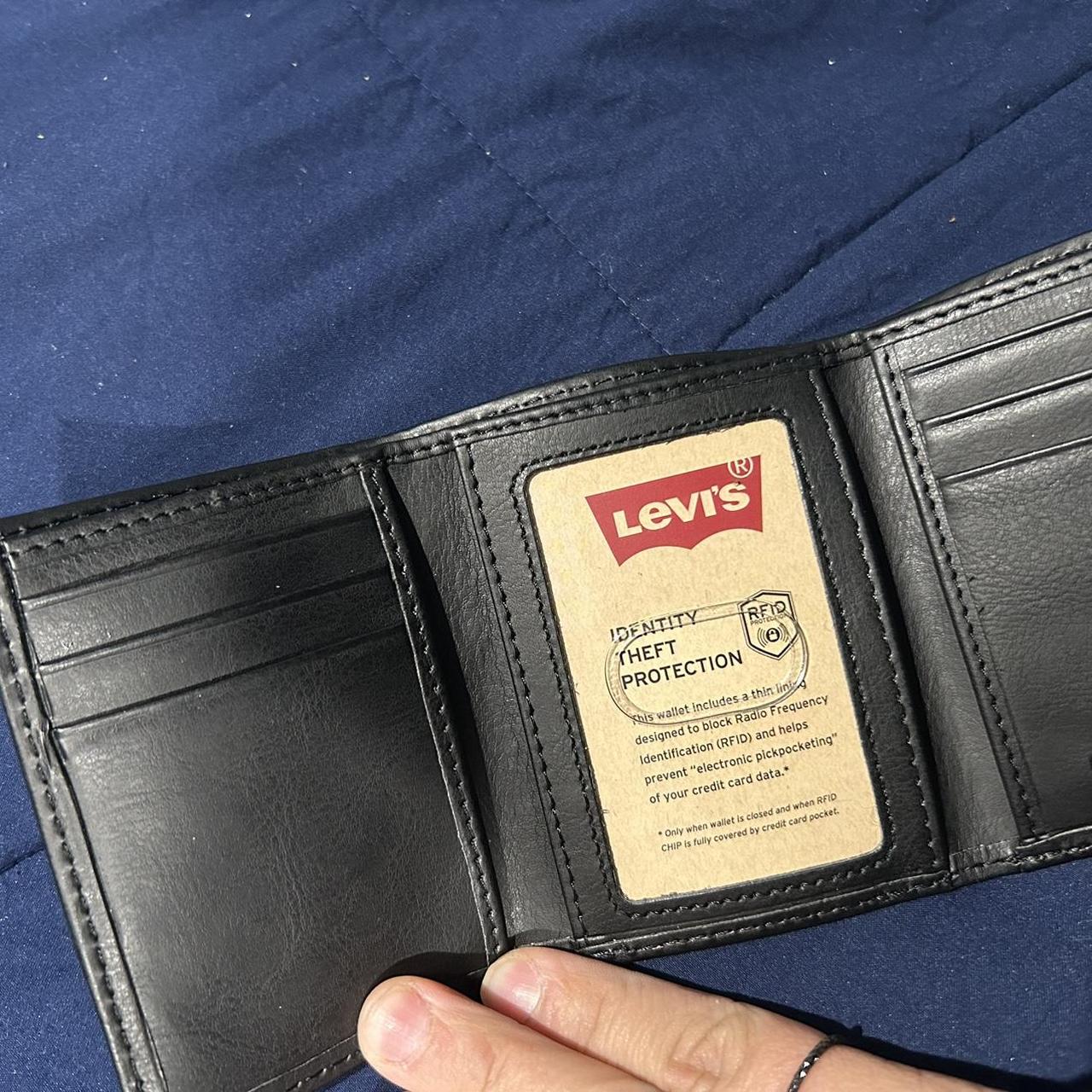 Black Men’s Levis Wallet - Depop