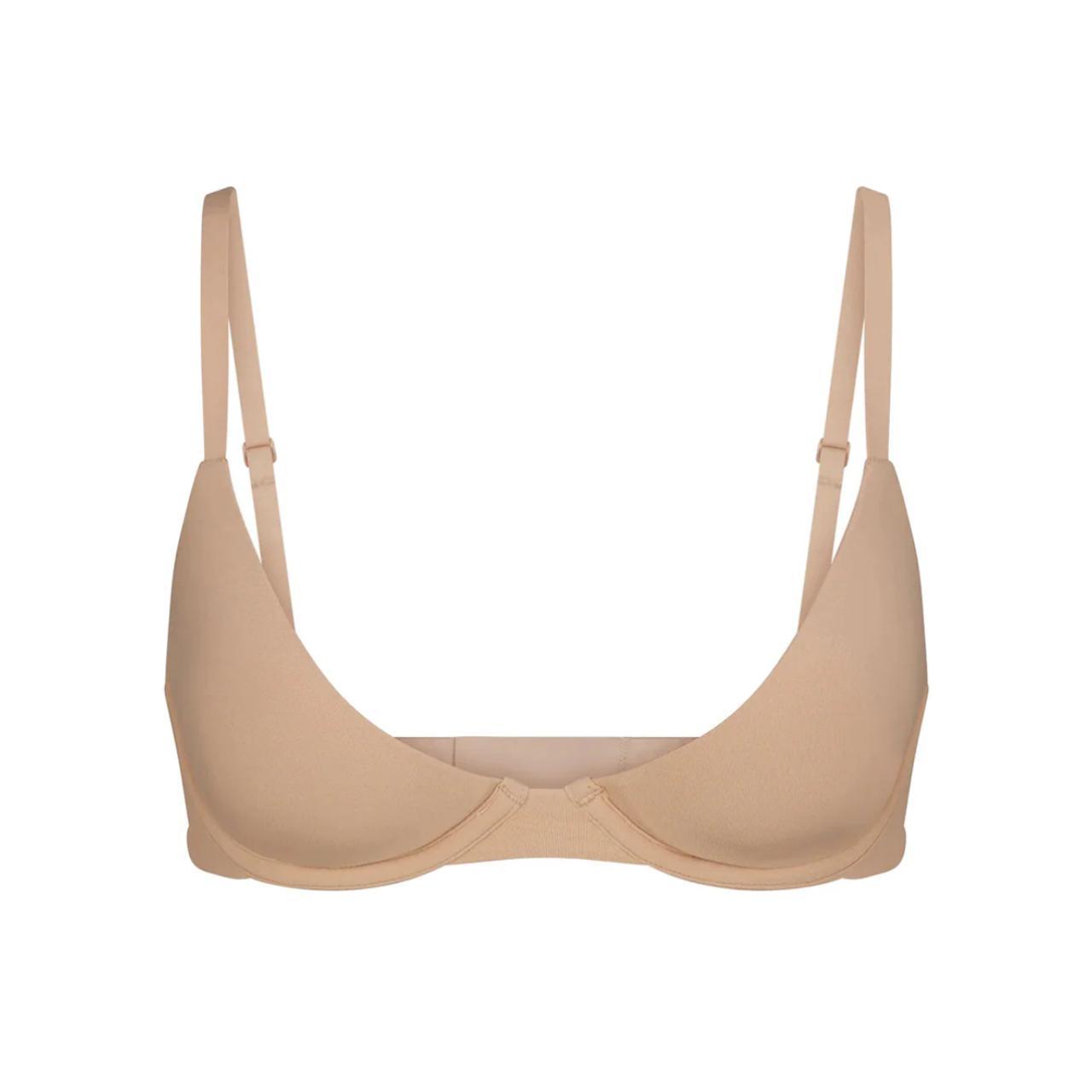 SKIMS FITS EVERYBODY PLUNGE BRA Size: 32DD Colour: CLAY - Depop