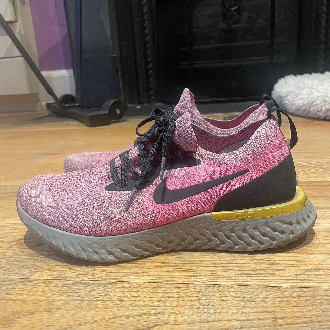 Nike Women's Pink Trainers | Depop
