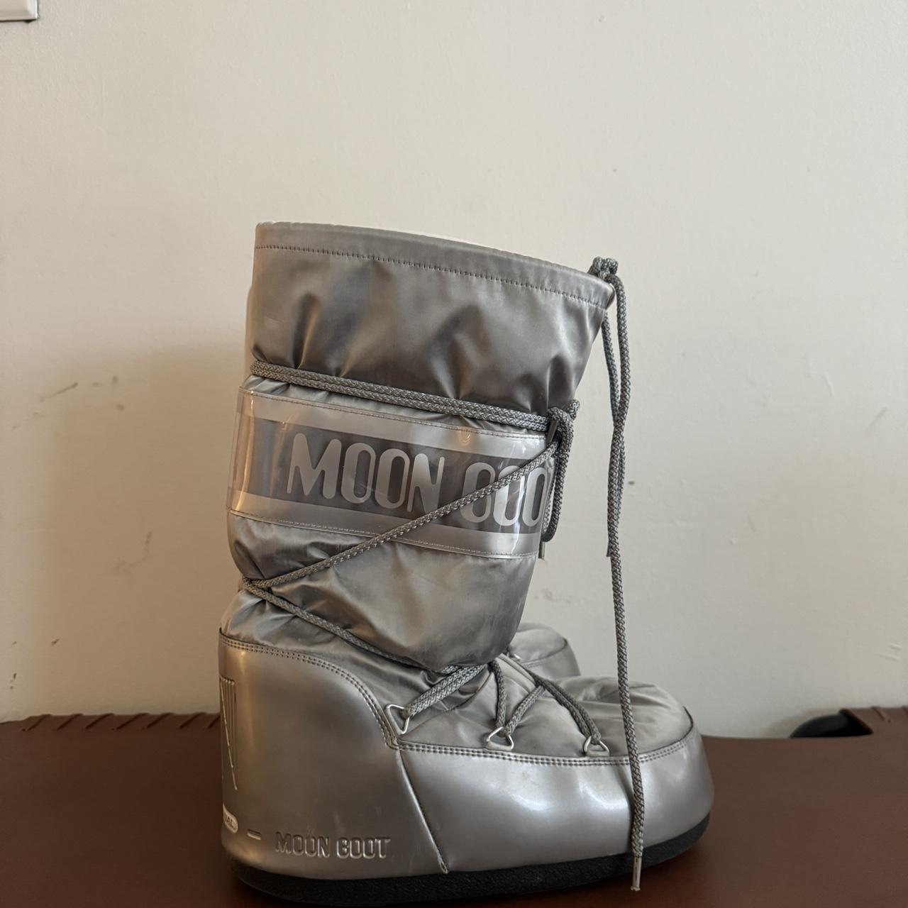 Original Moon Boots Tall Size W10 - Depop