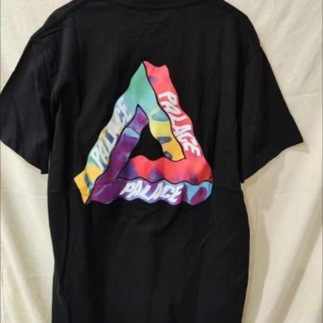 Palace T-shirt M - Depop
