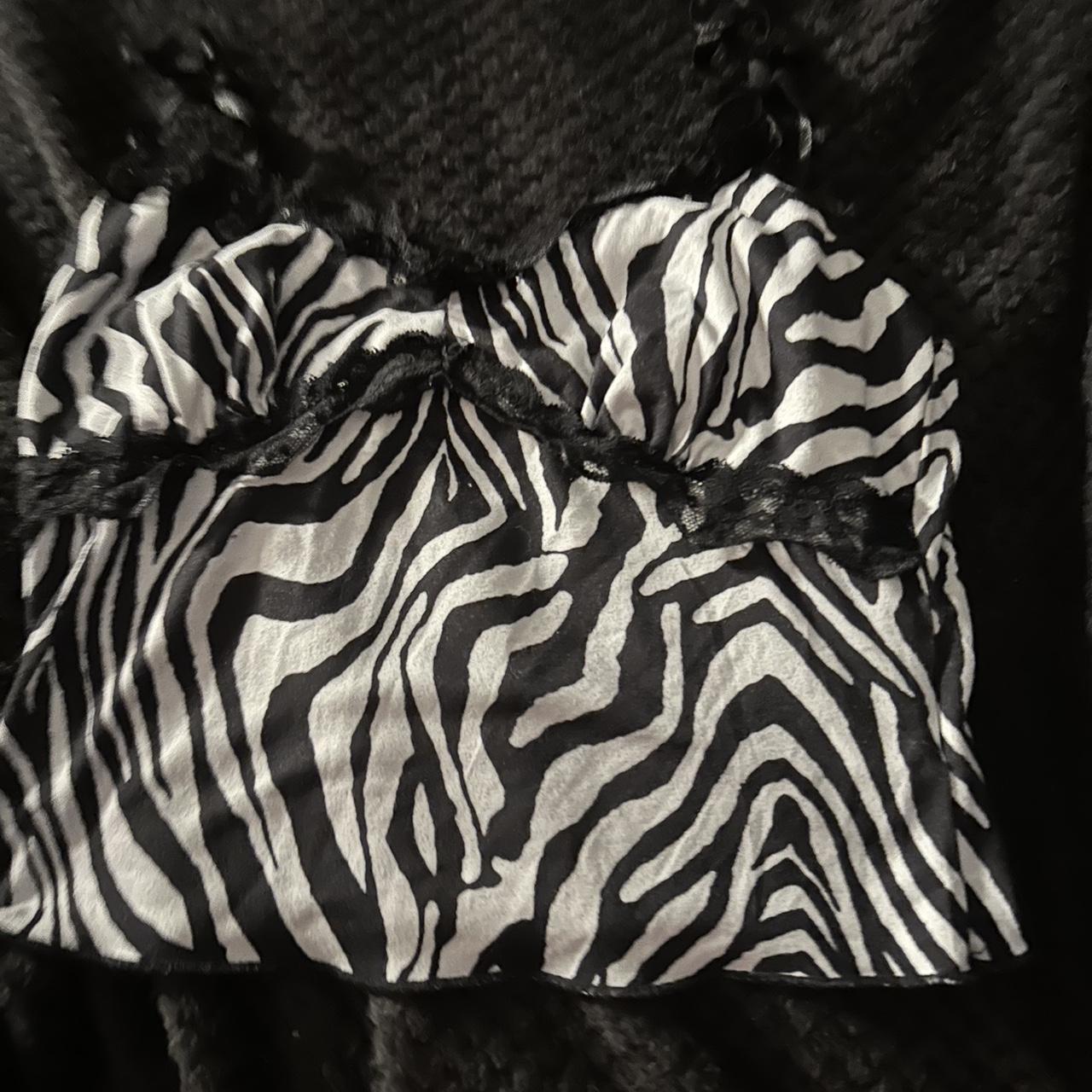 size 6 zebra pattern top - Depop