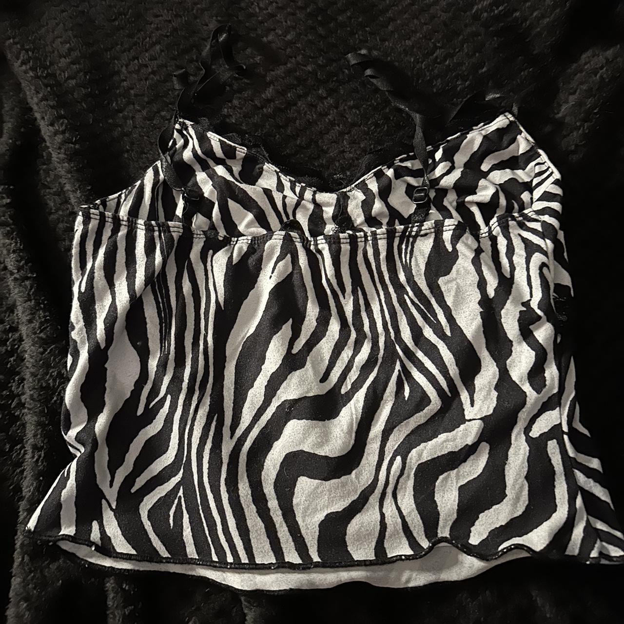 size 6 zebra pattern top - Depop