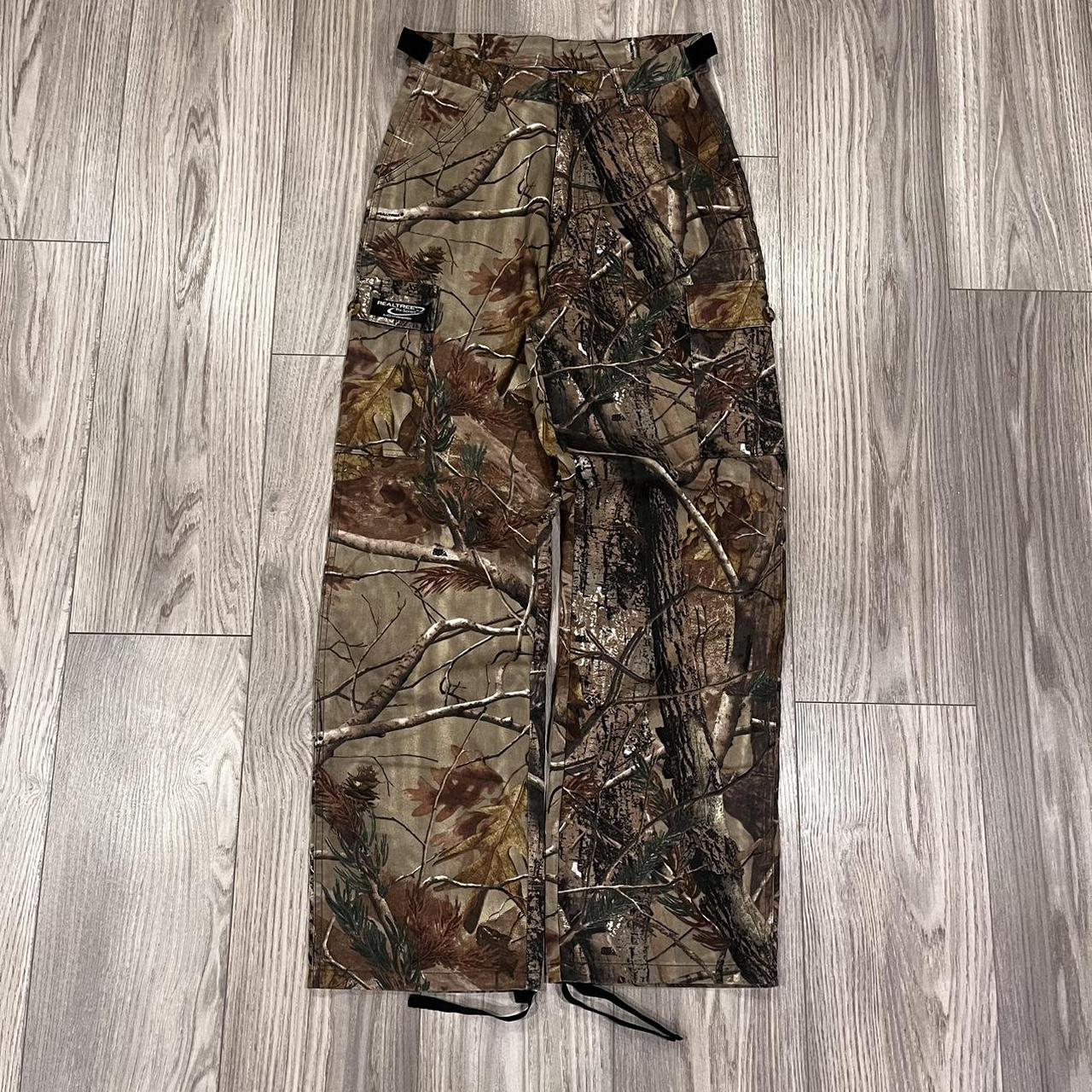 Vintage Realtree Camo Cargo Pants Small Sick cargo... - Depop