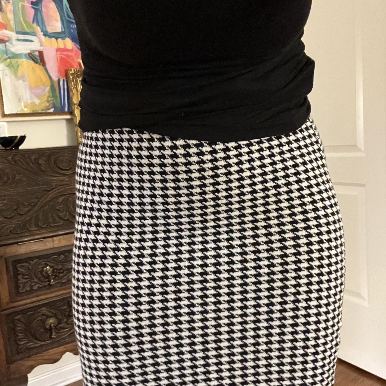 Fashion Nova Houndstooth Bodycon Mini Skirt.... - Depop