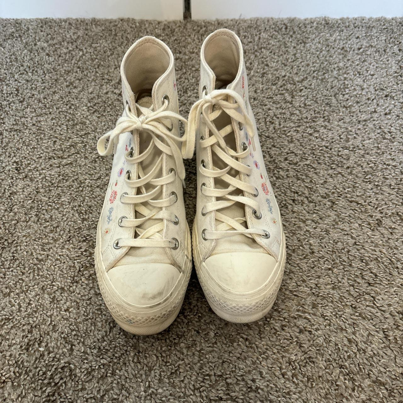 Women’s Size 8, Flower Platform Converse - Depop