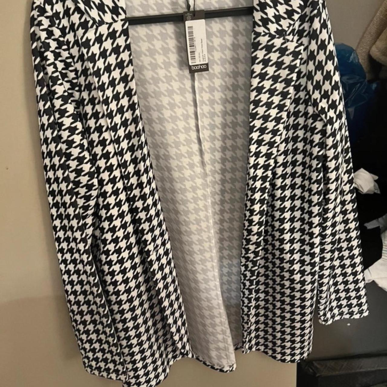 Boohoo dog tooth check blazer relaxed fit worn once - Depop
