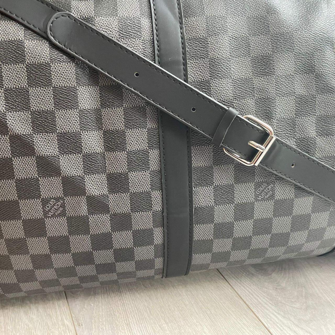 Lv duffle bag - Depop