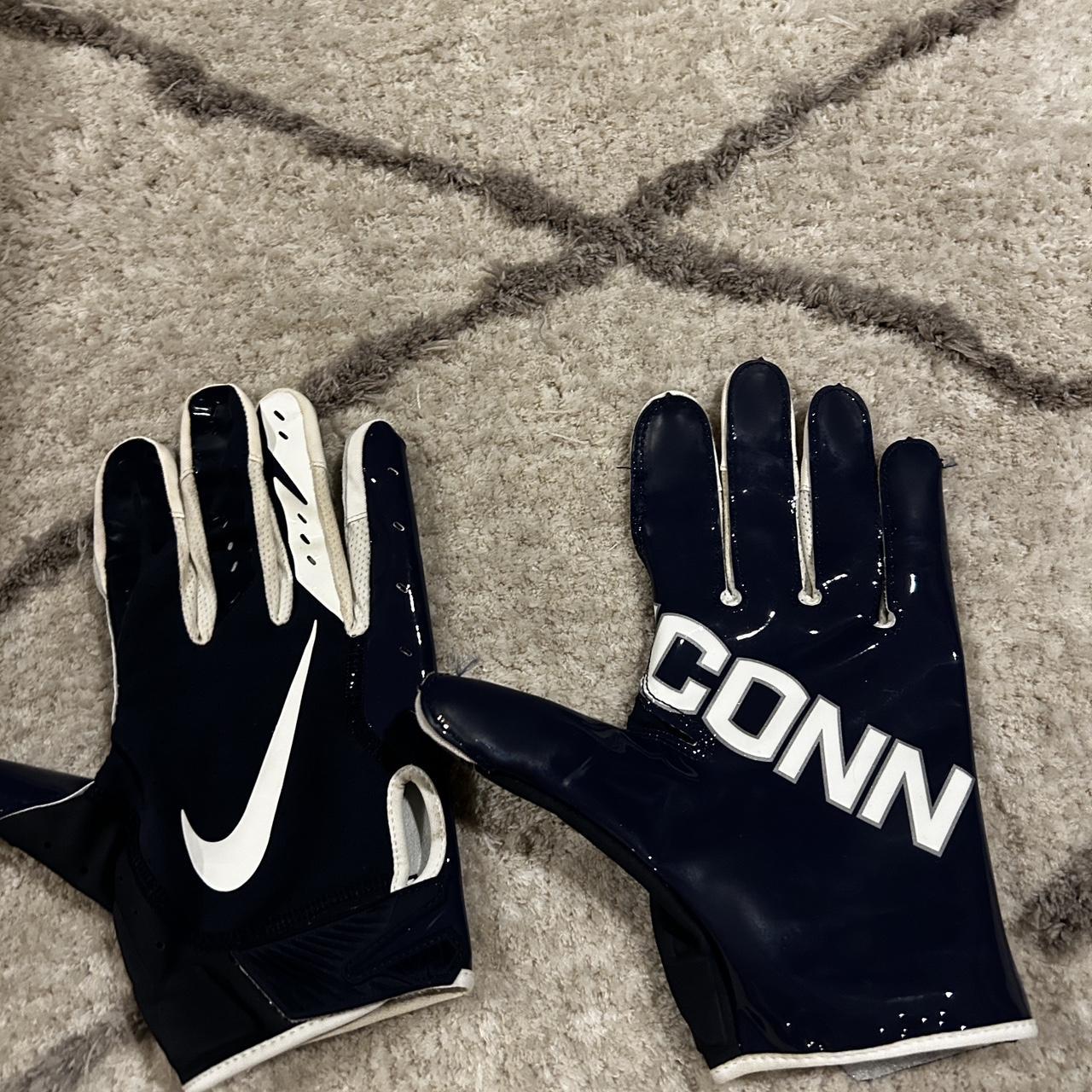 UCONN Nike 2xl football gloves - Depop