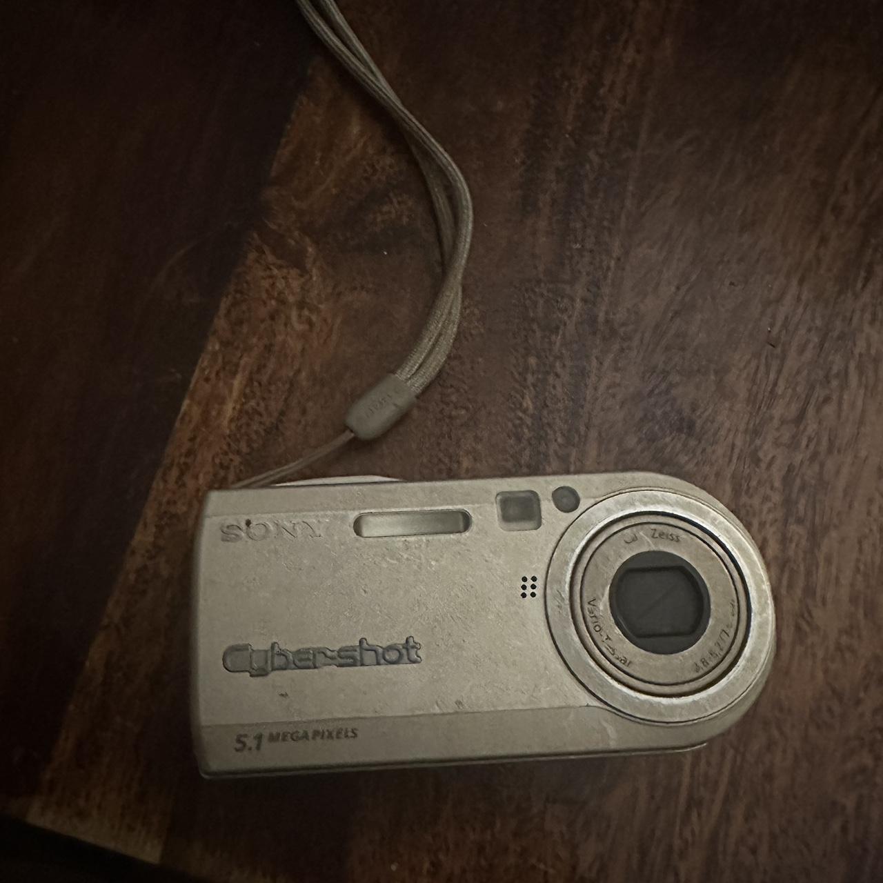 Sony CyberShot 5.1 megapixels, needs a new battery... - Depop