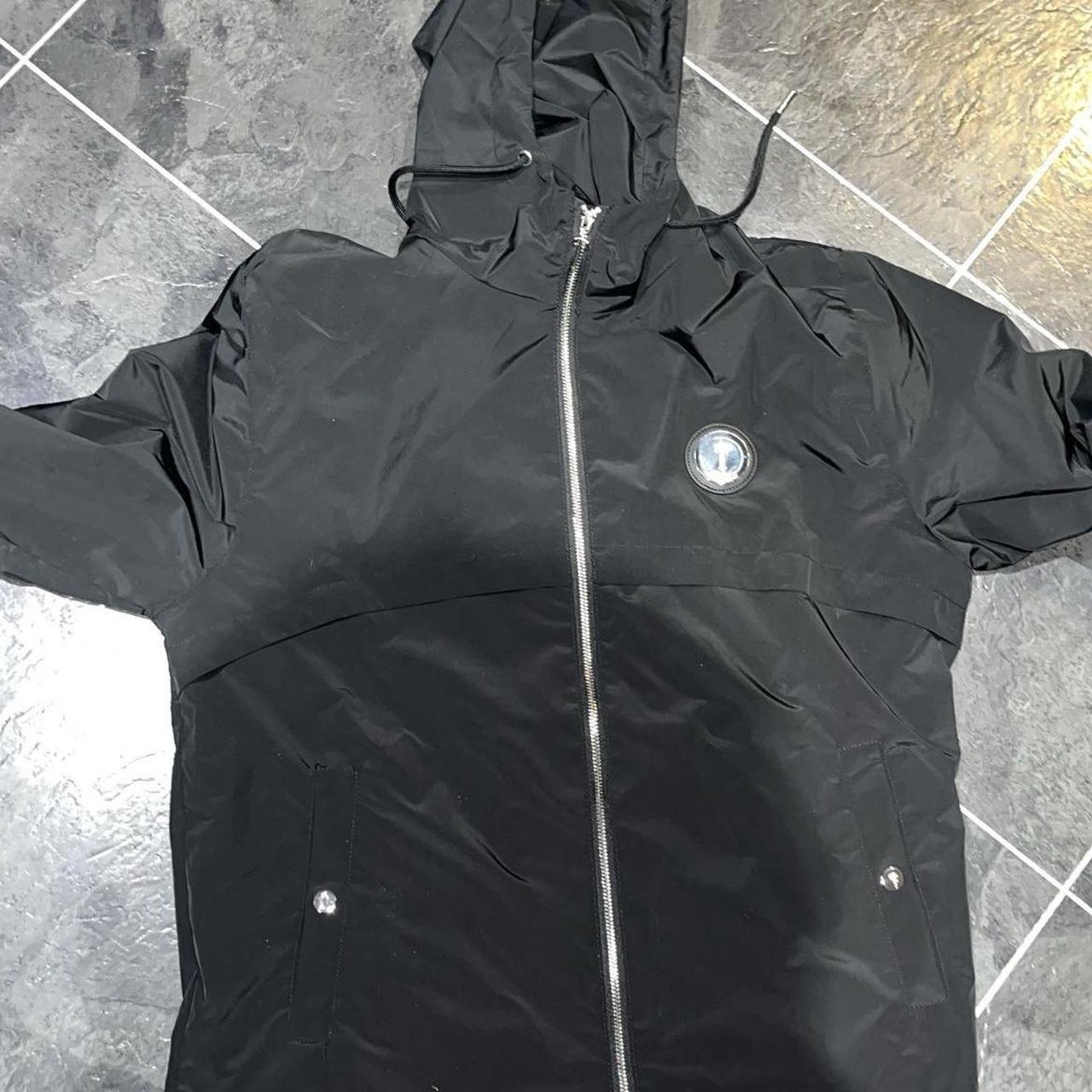 trapstar windbreaker size medium - Depop