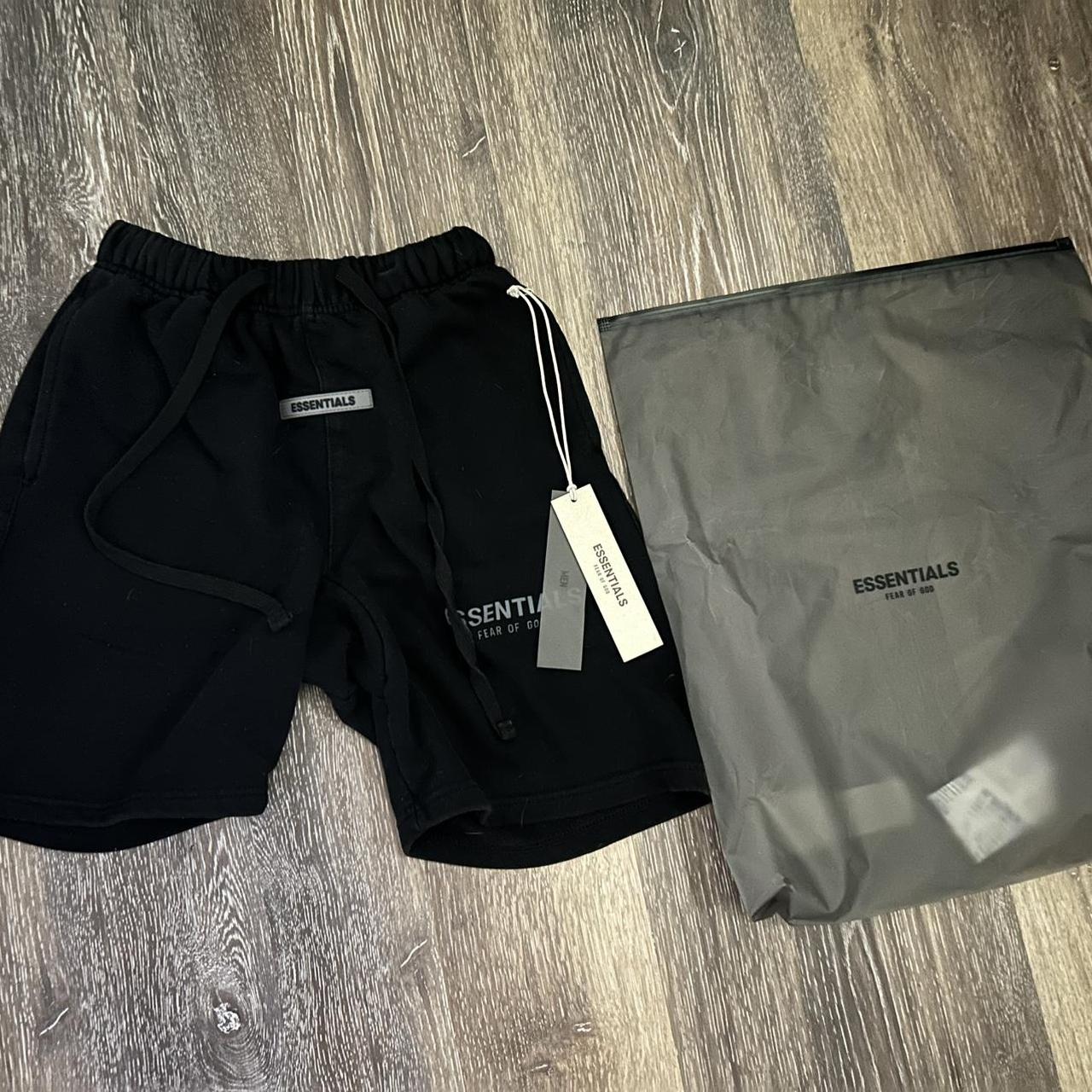 essentials shorts - Depop