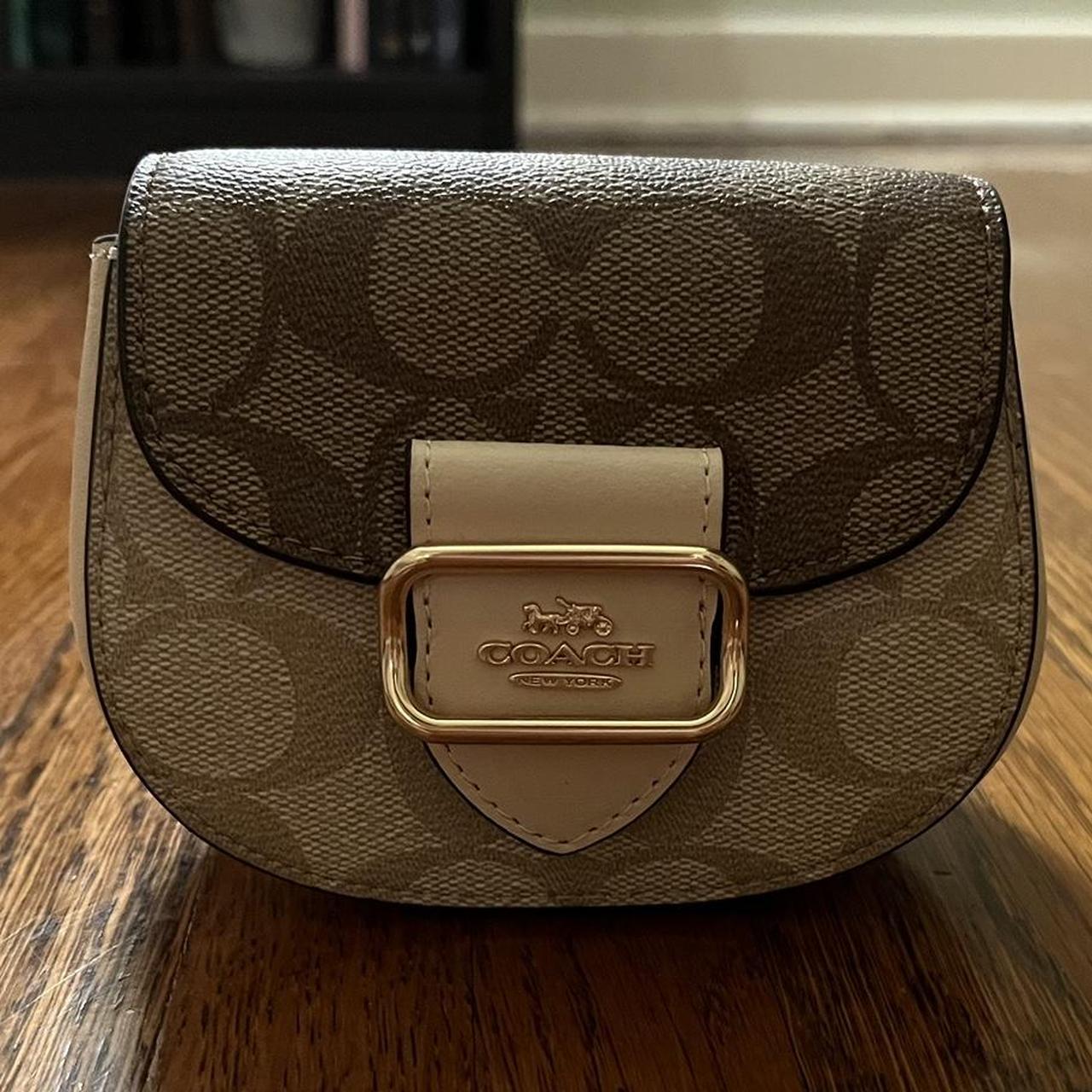 Cute Coach pouch purse 👜 Retail: 200+ - Depop