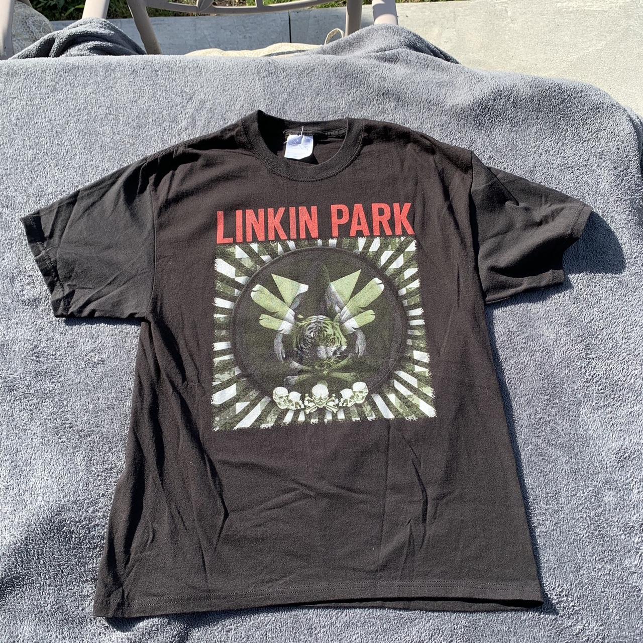 Awesome Linkin Park world tour tee Missing tag Fits... - Depop