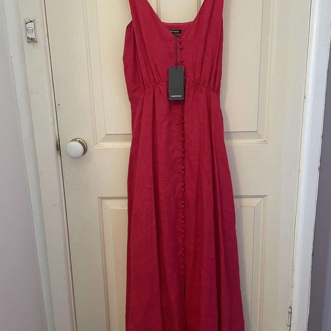 Country road raspberry midi dress, brand new! Size 10 - Depop