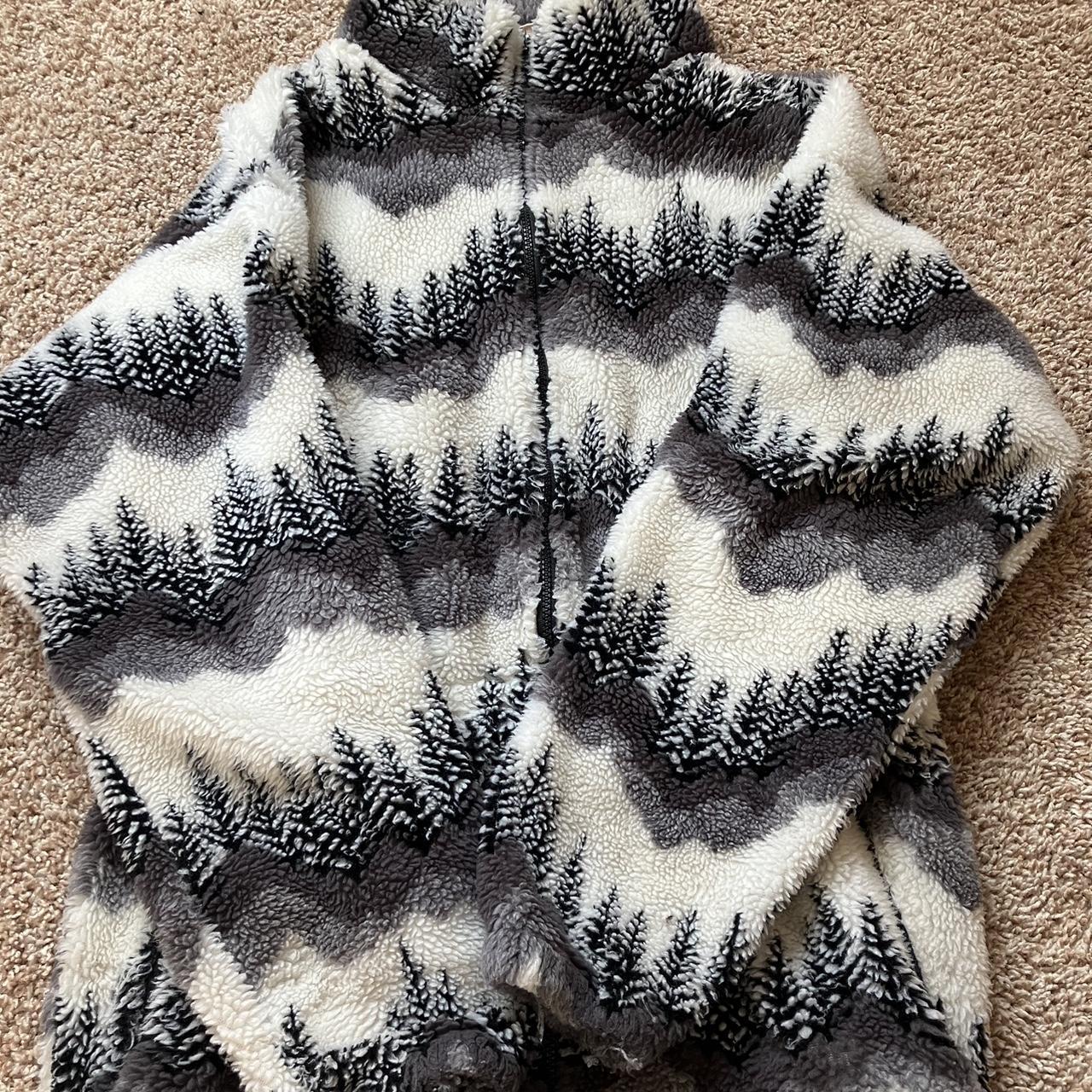 INSANE FLEECE! Timberline Colorado fleece in super... - Depop