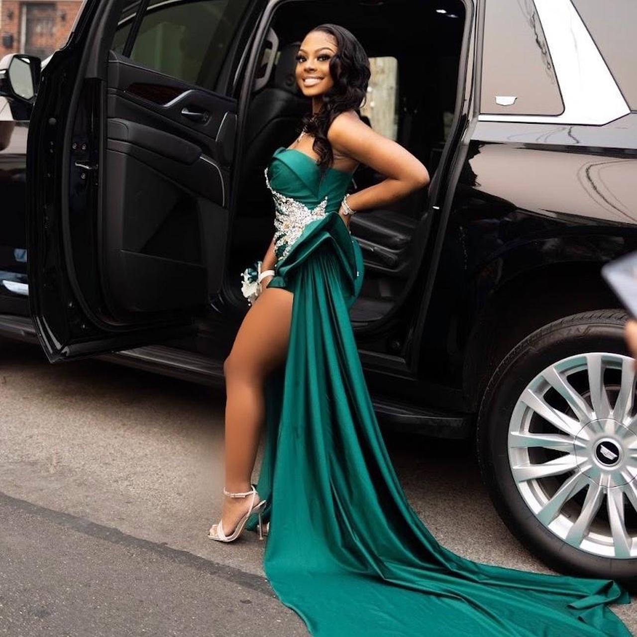 Hey ! I’m selling my prom dress I only worn it once... - Depop