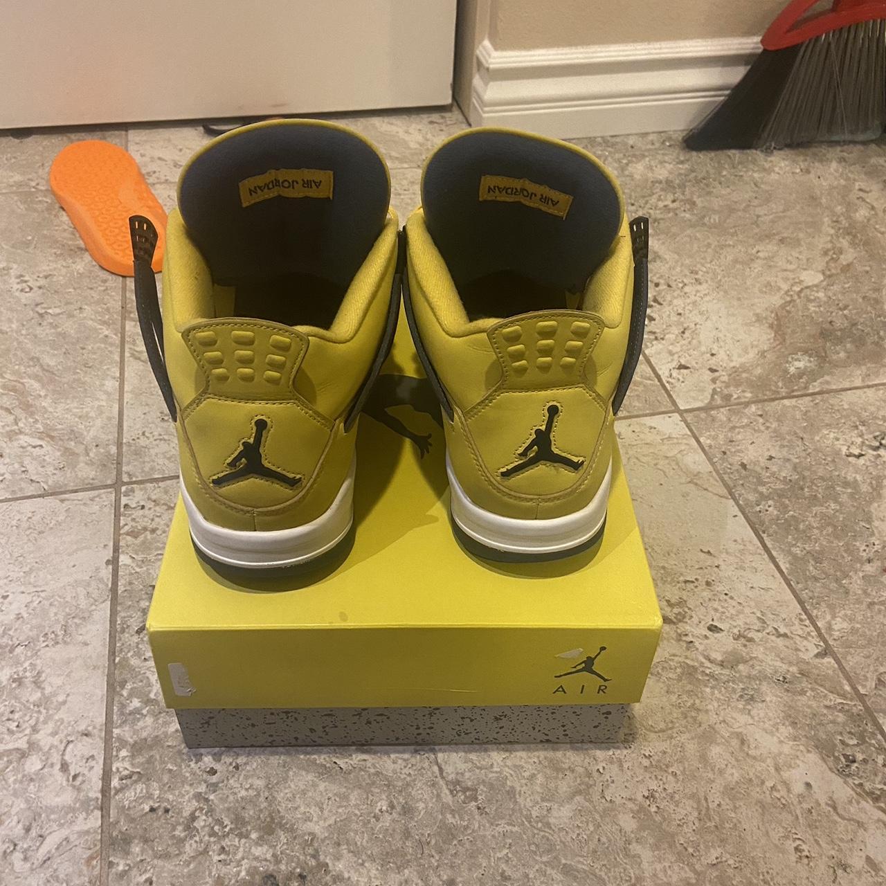 Jordan lightning’s 4’ Size 11 Comes with box - Depop