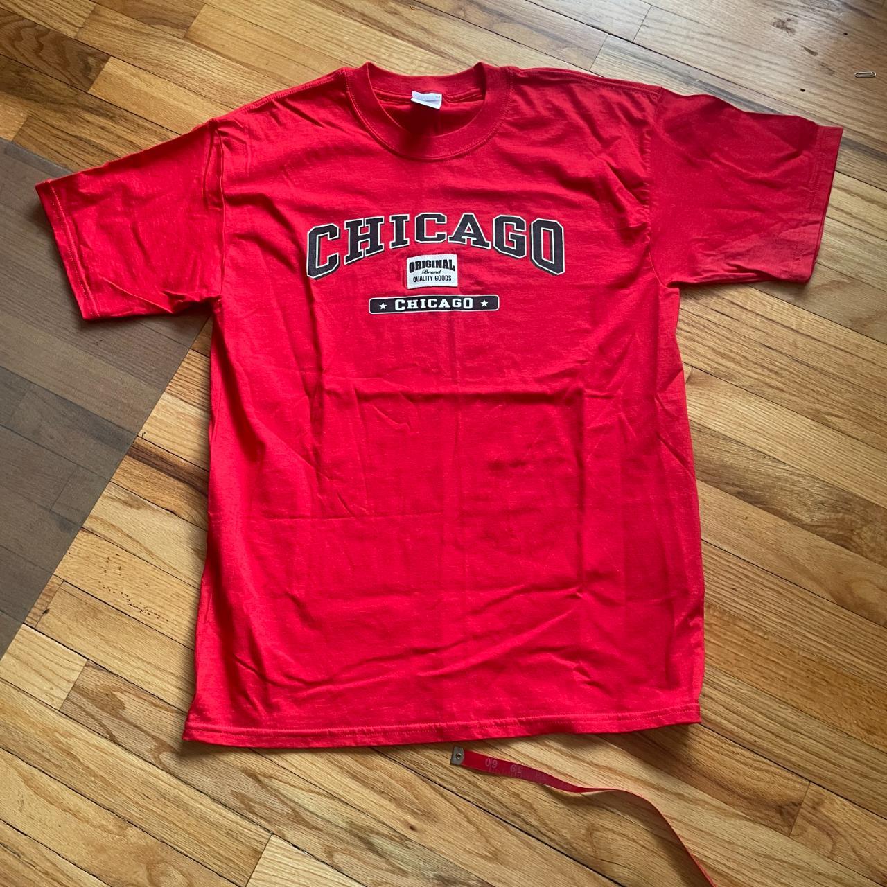 2000s Chicago red tee size L no flaws loose fit 21x30 - Depop