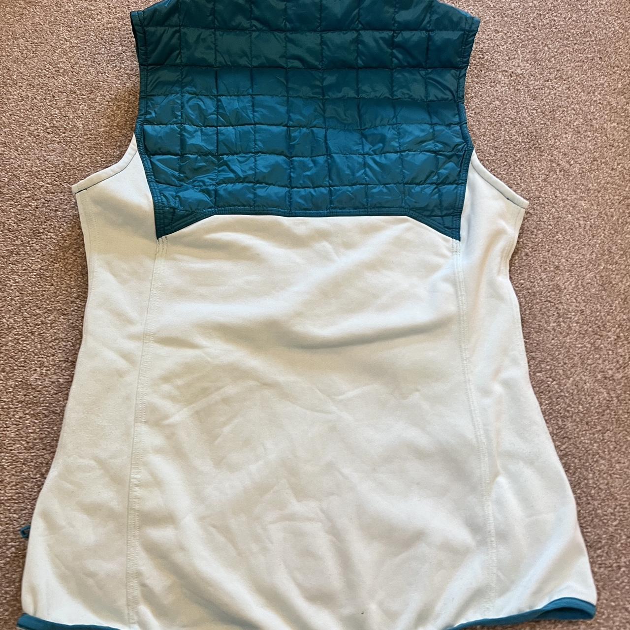 Patagonia Gilet, good condition, size 10 - Depop
