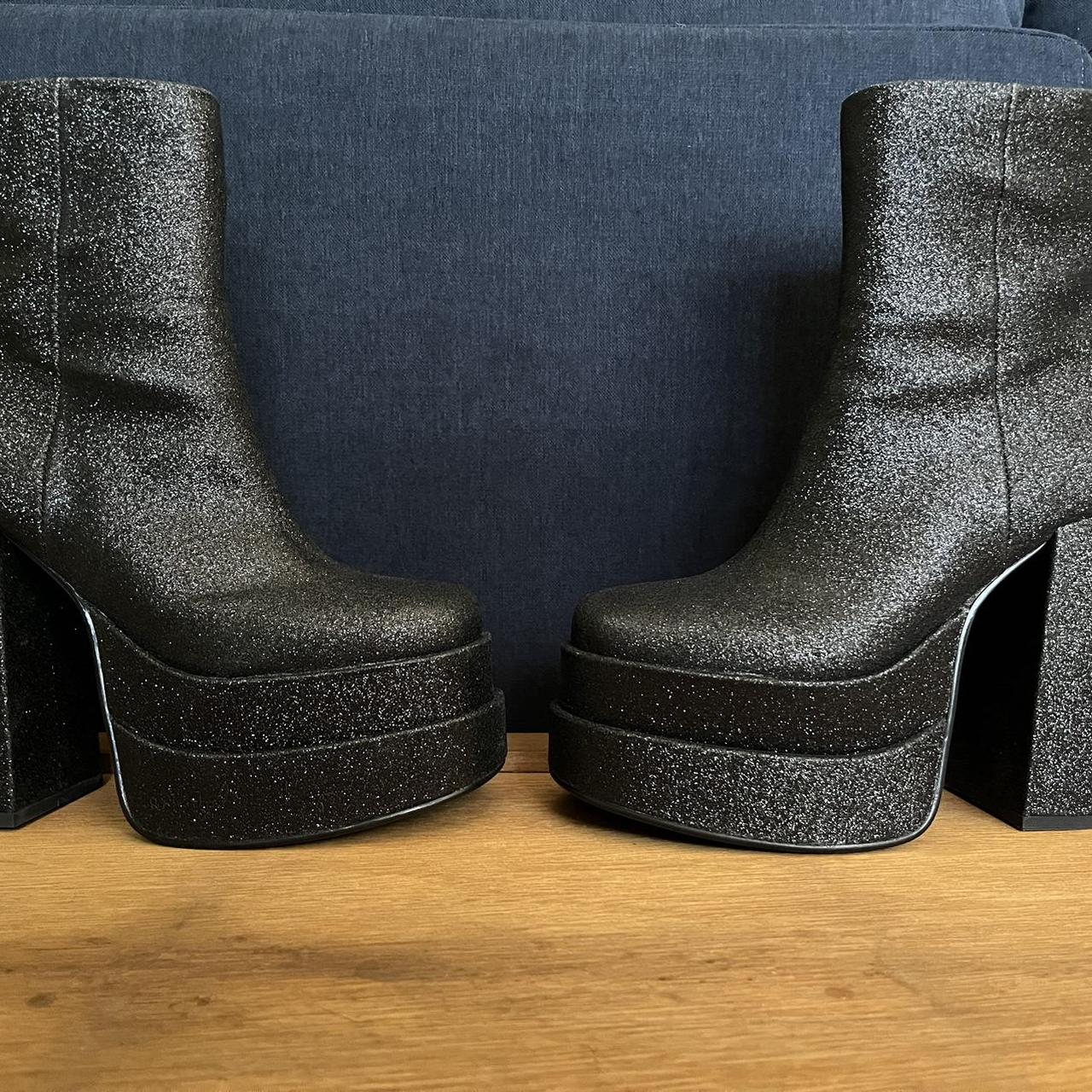 STEVE MADDEN COBRA BOOTS IN BLACK GLITTER -... - Depop