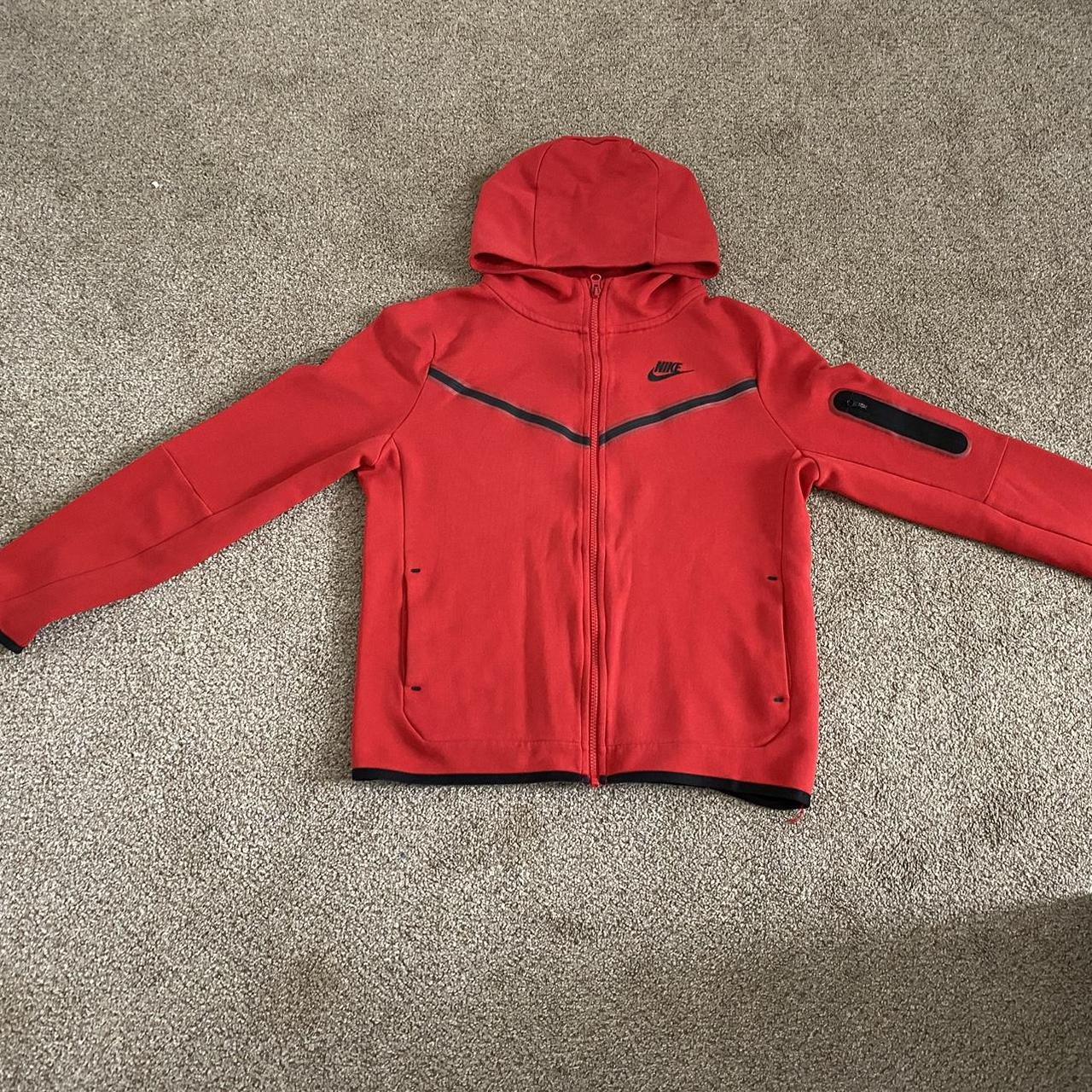 Red Nike tech - Depop