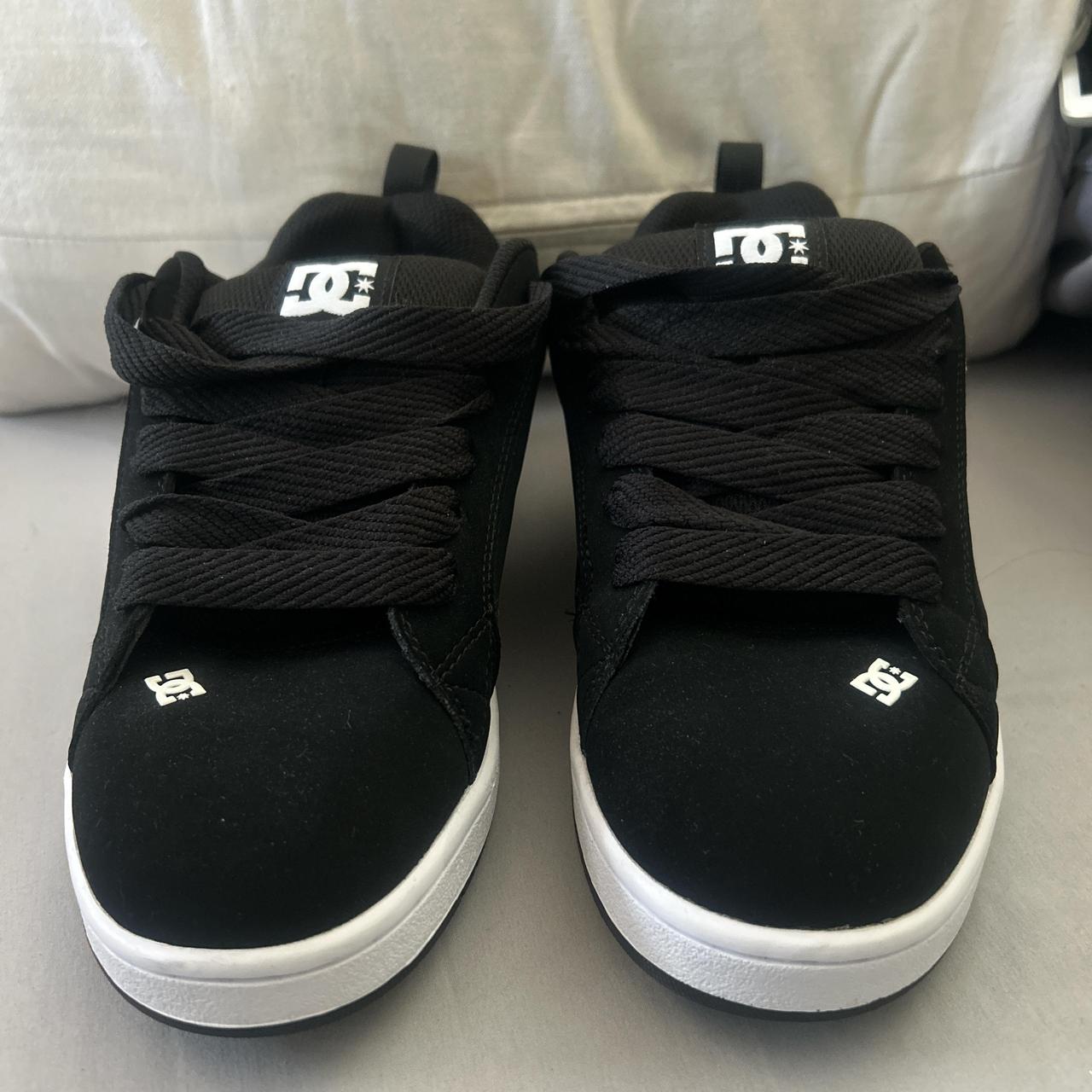 DC Shoes black and white size 7 only worn once - Depop