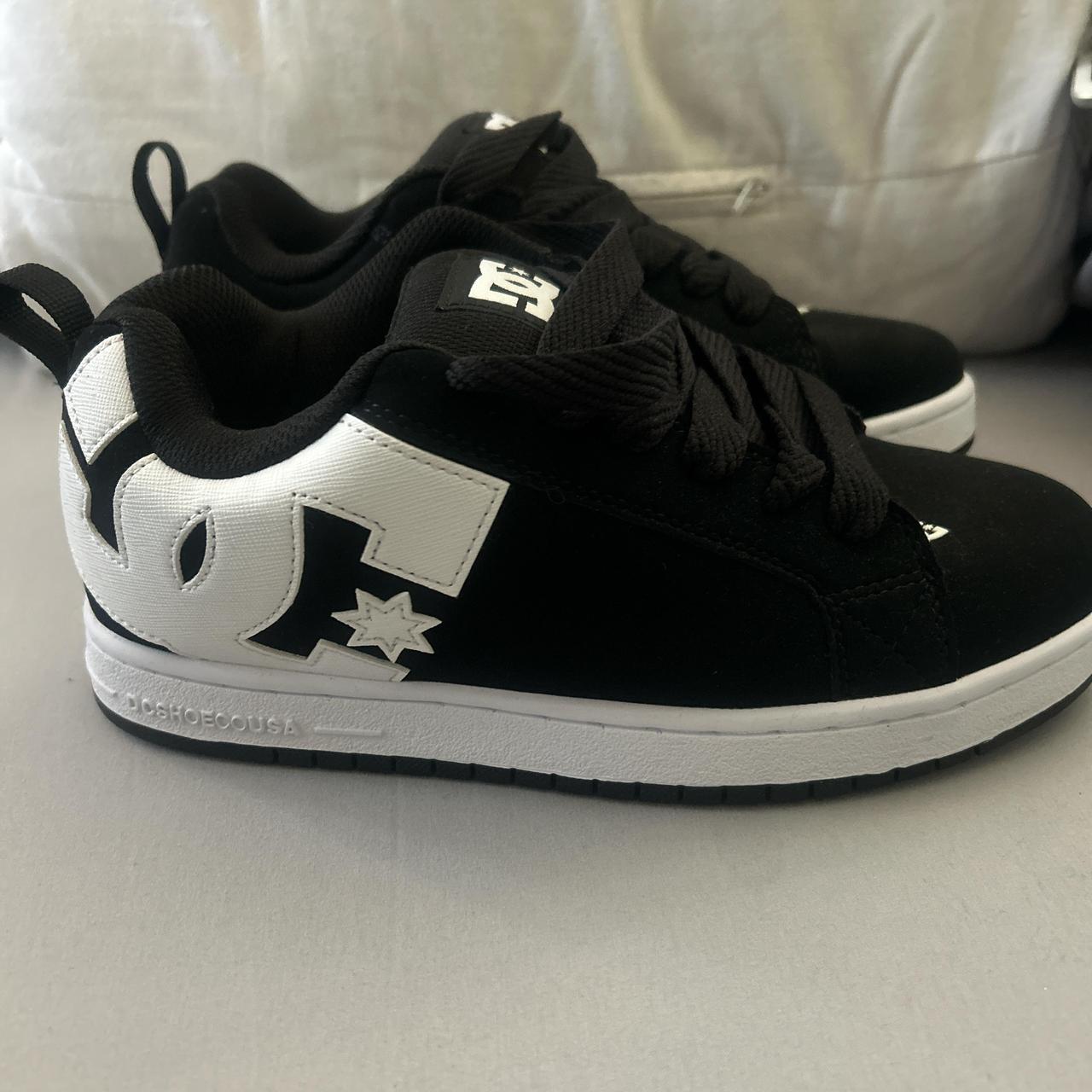 DC Shoes black and white size 7 only worn once - Depop