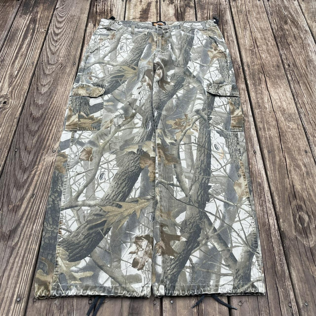 Vintage Outfitters Ridge Realtree Camo Cargo... - Depop