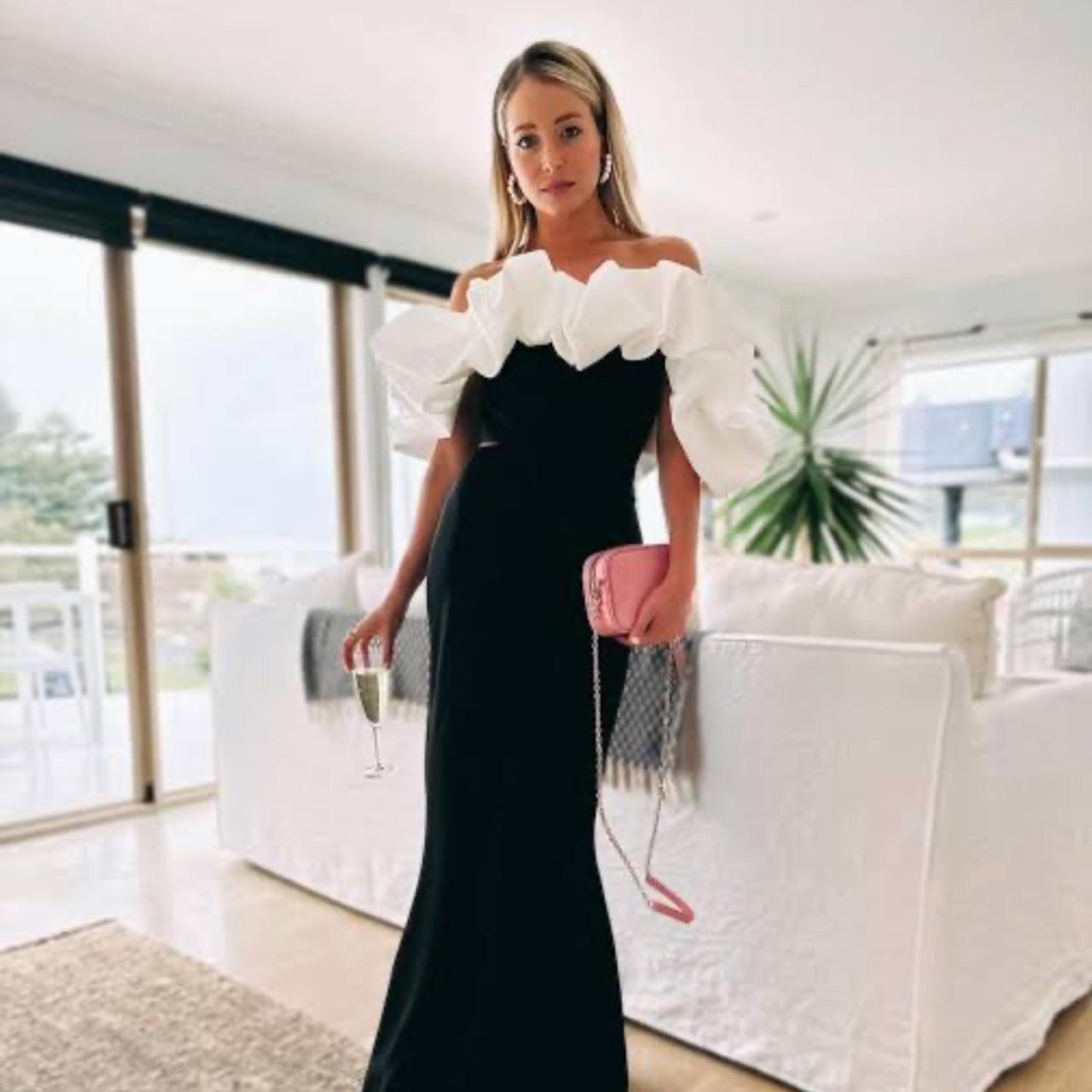 Sheike size 16 dress never worn! - Depop