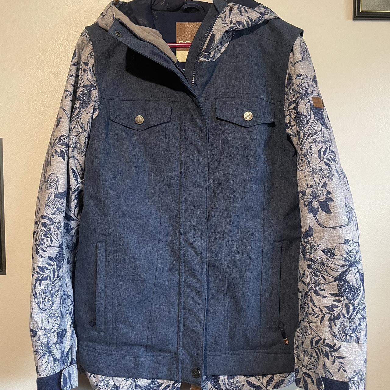 Roxy brand Blue and white floral print ski jacket... - Depop