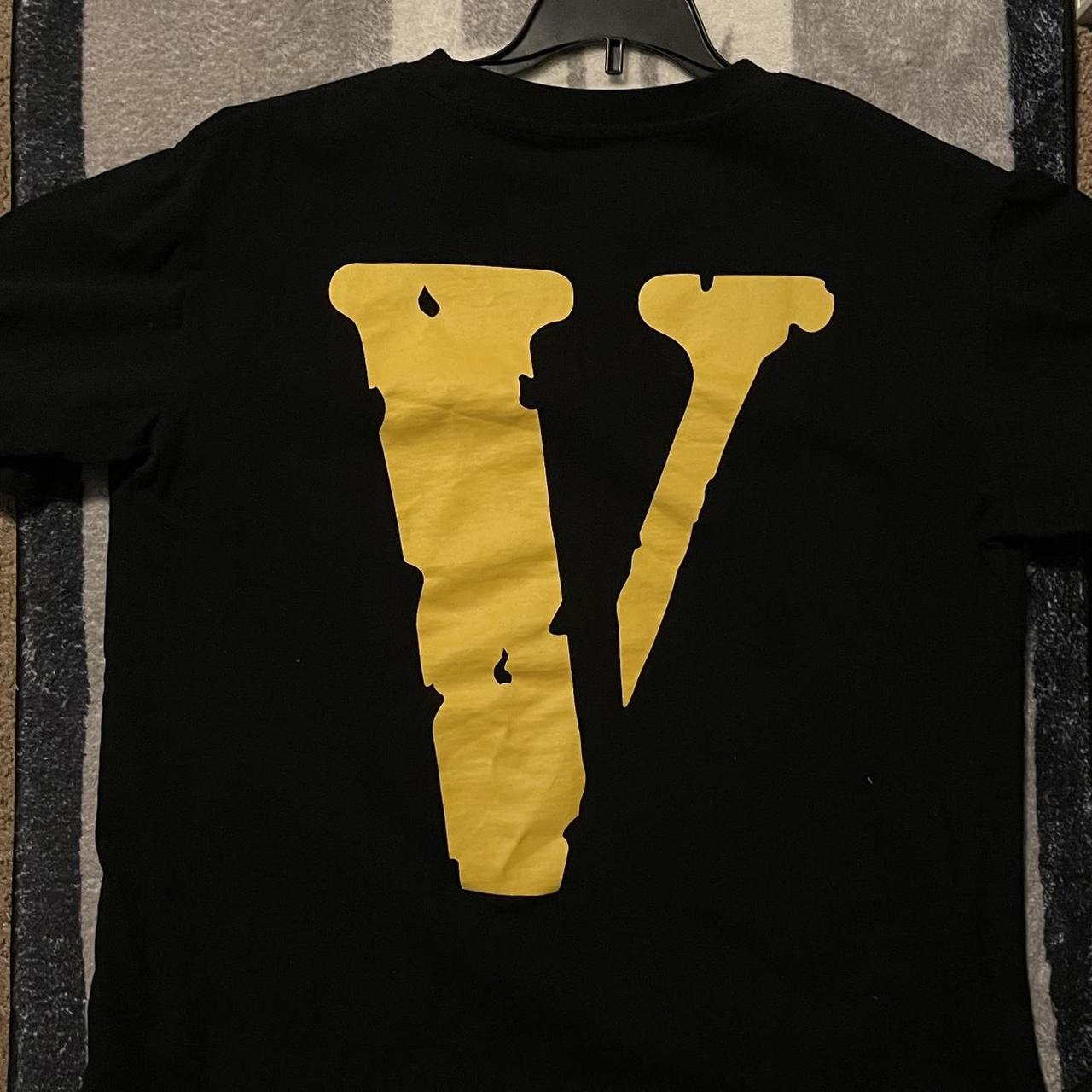 Vlone Black and Yellow Tee Worn once #vlone - Depop