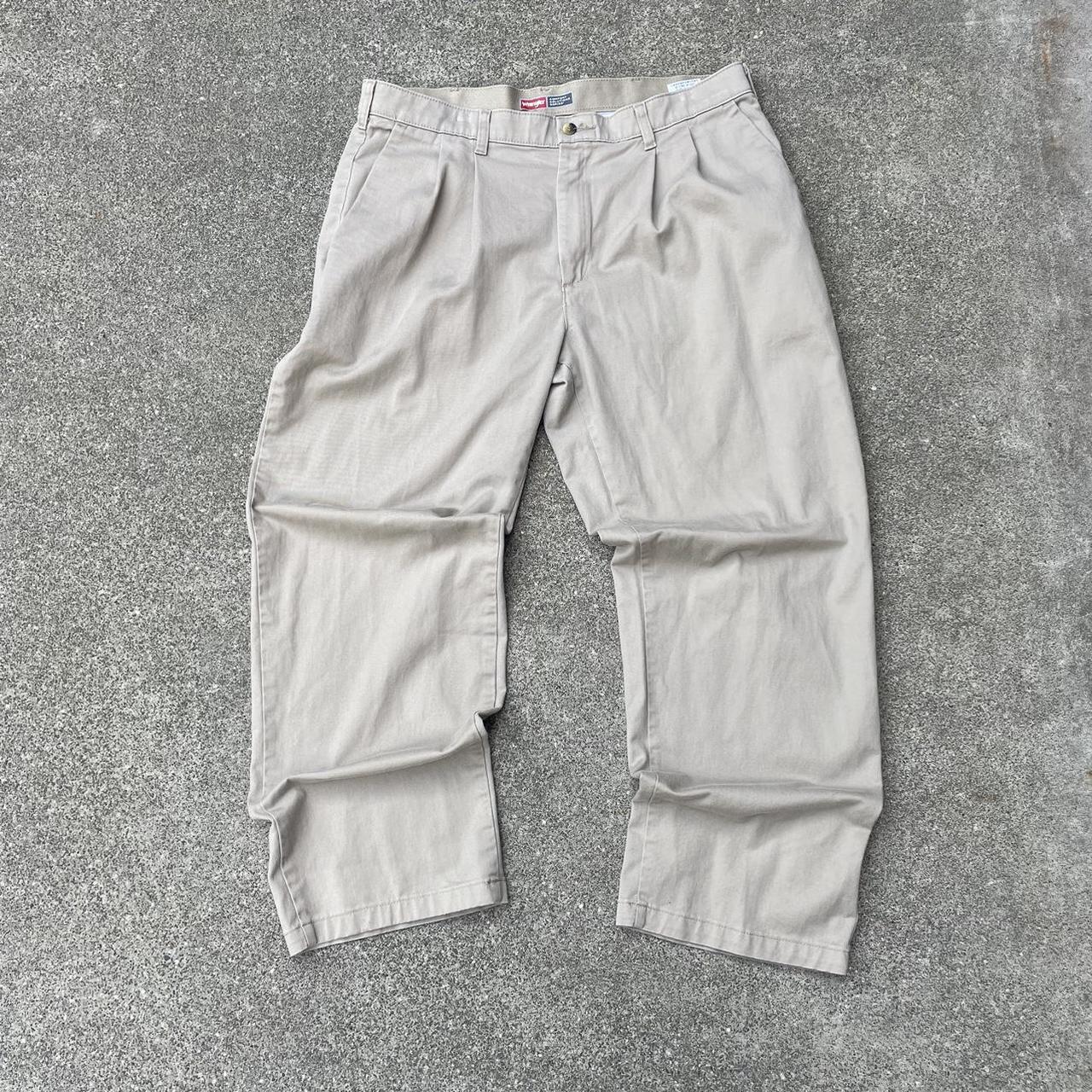 Baggy Wrangler Khakis Size: 34x30 • No defects or... - Depop