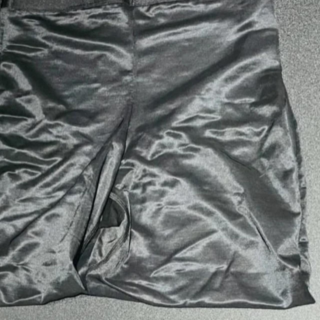 SKIMS Sculpting Silk Capri Pants Size Medium - Depop