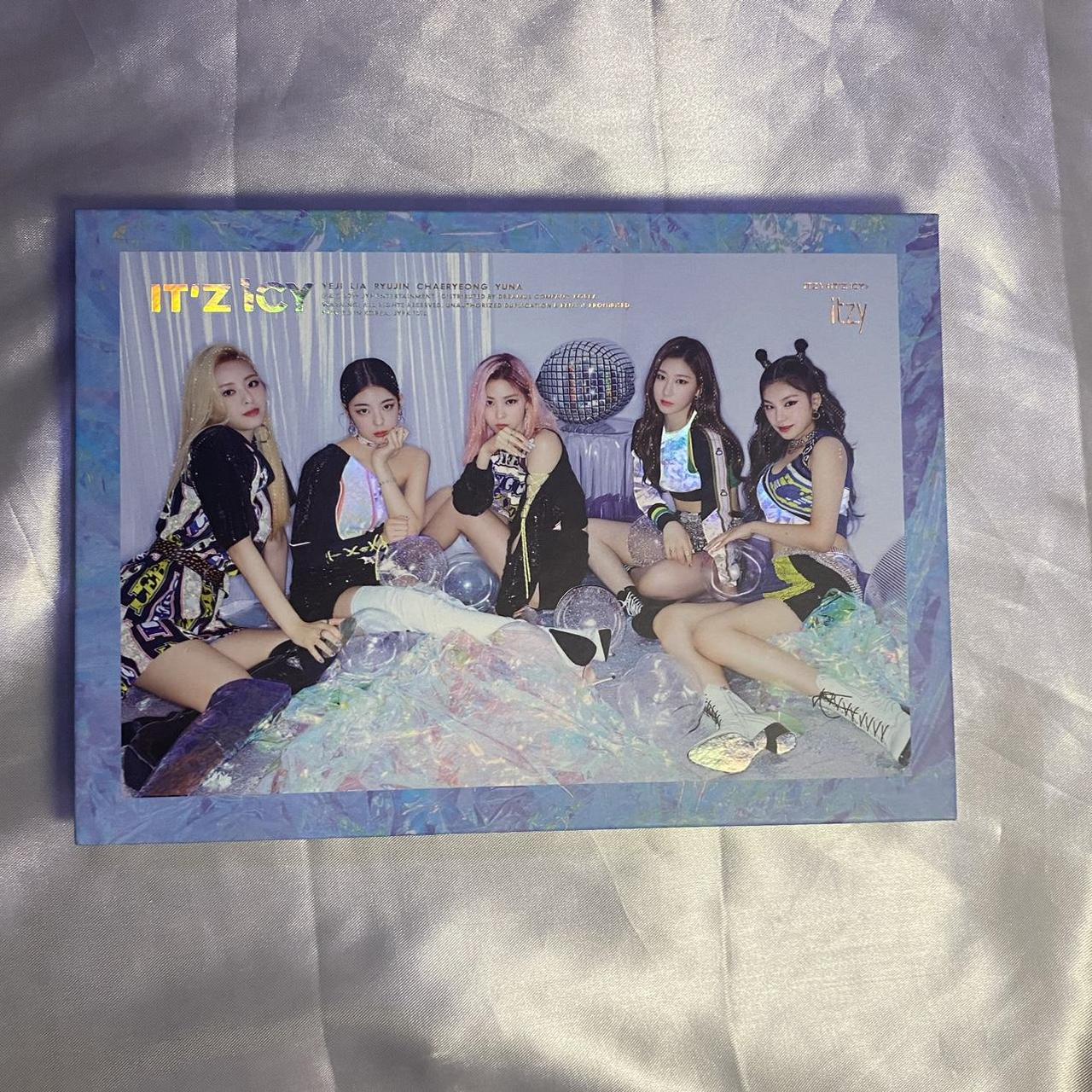 Itzy - itz icy US ONLY Message me with further... - Depop