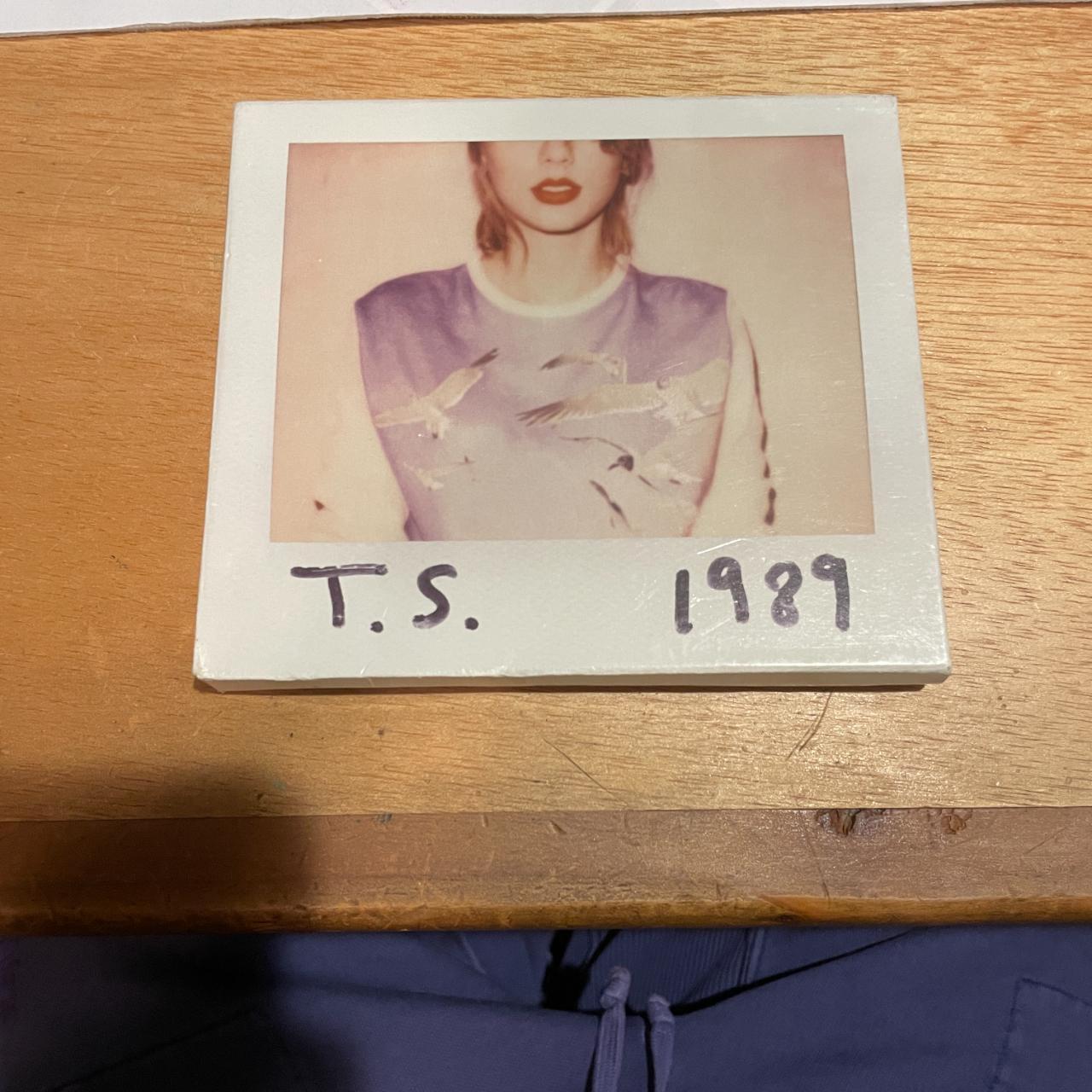 Taylor Swift 1989 CD ⭐️Great Condition ⭐️13 Songs... - Depop