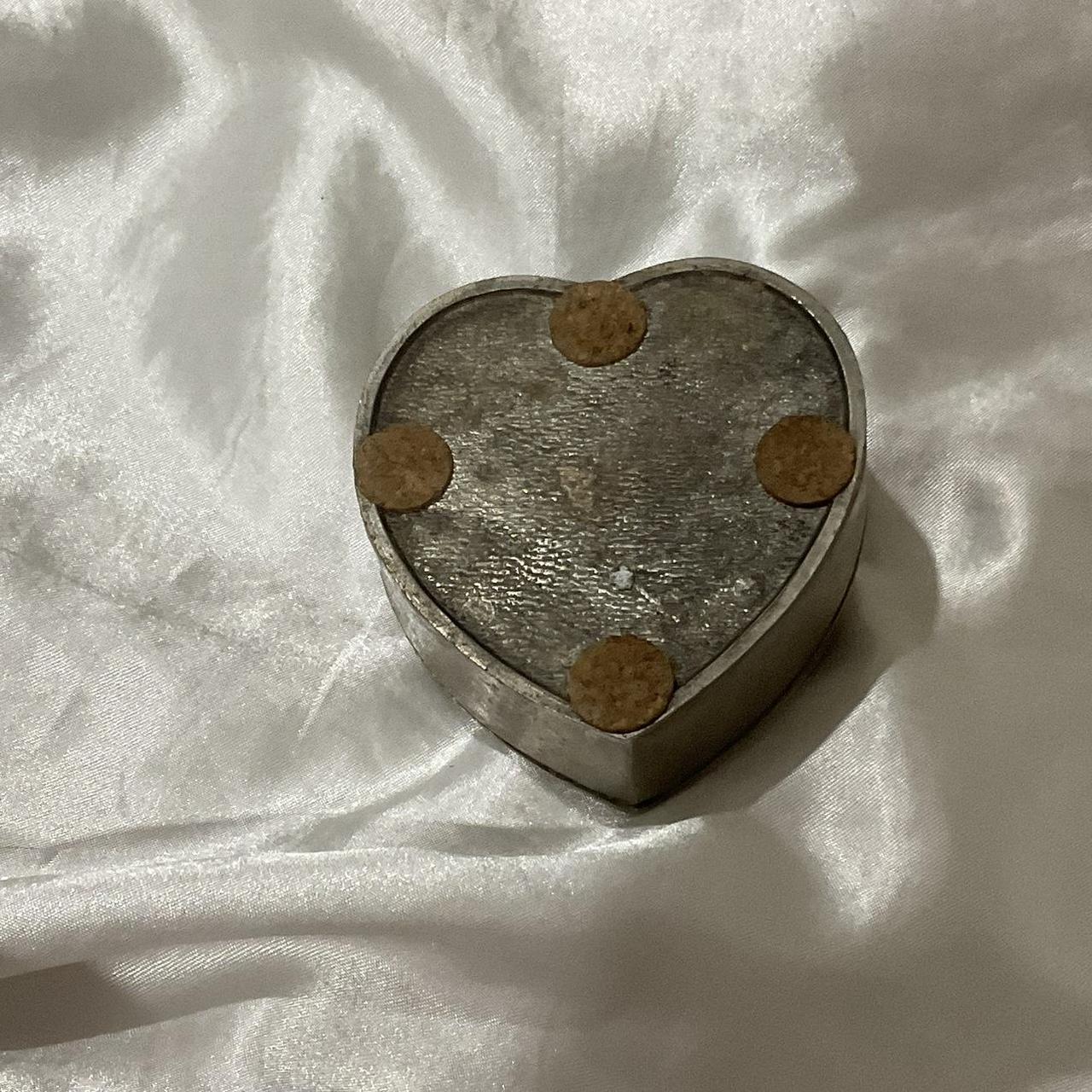 cute little box! will clean before i ship