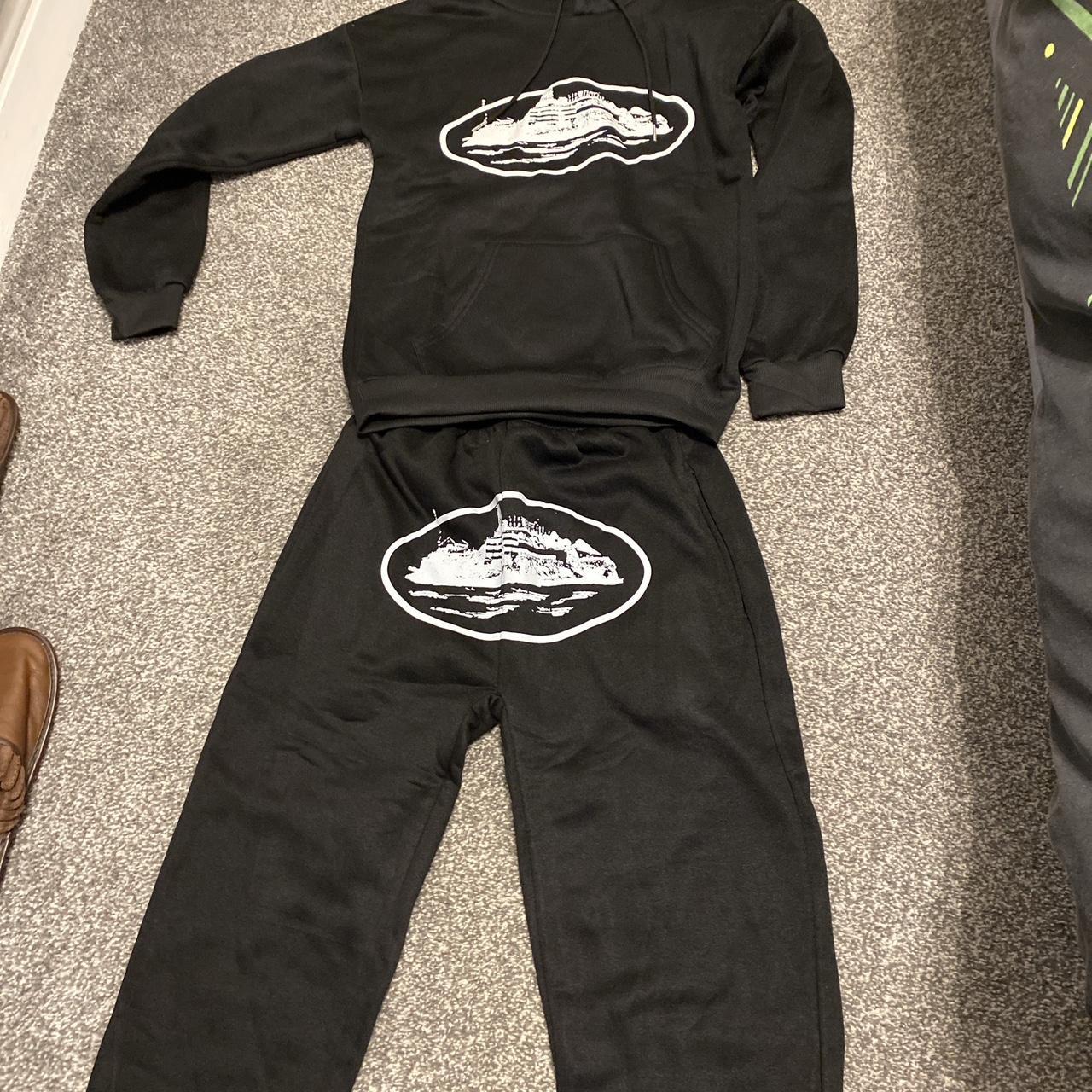 Very good brand new tracksuit very clean design - Depop