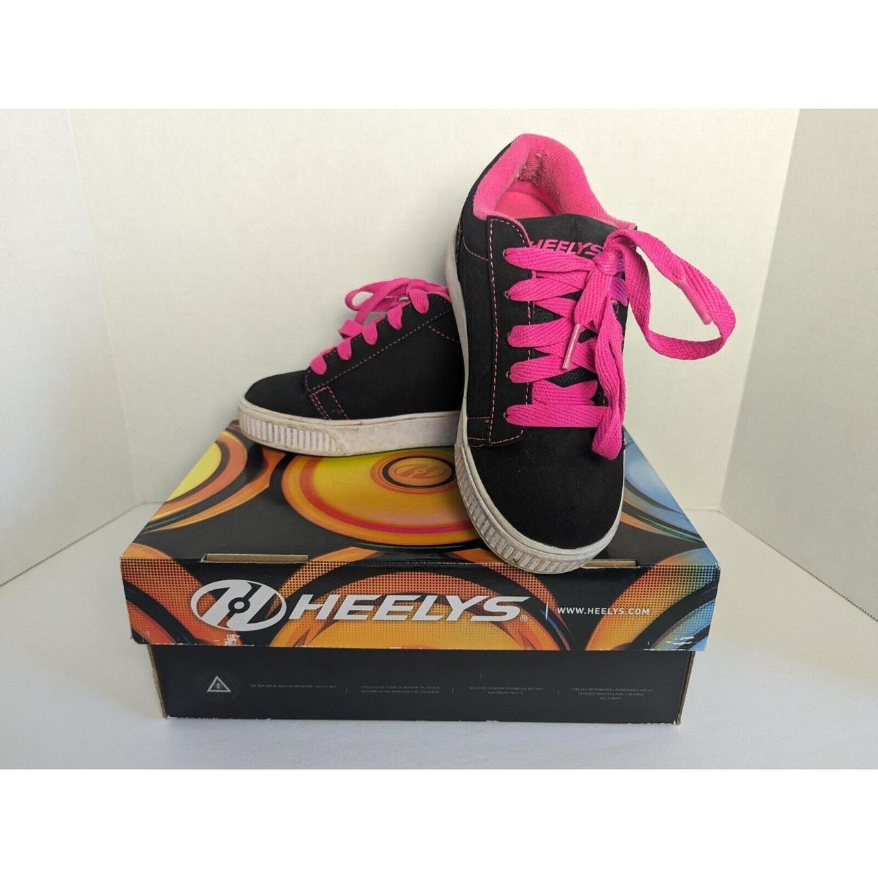 Girls Heelys Voyager skate shoes Black with pink... - Depop