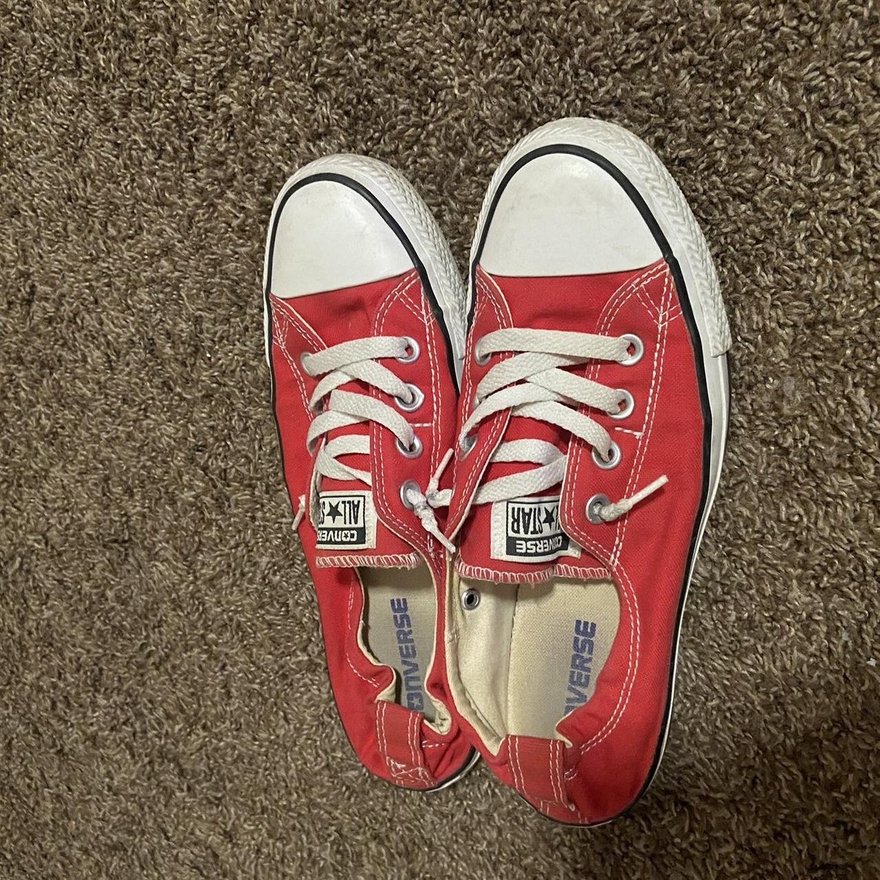 Red converse low top size 8 woman’s - Depop