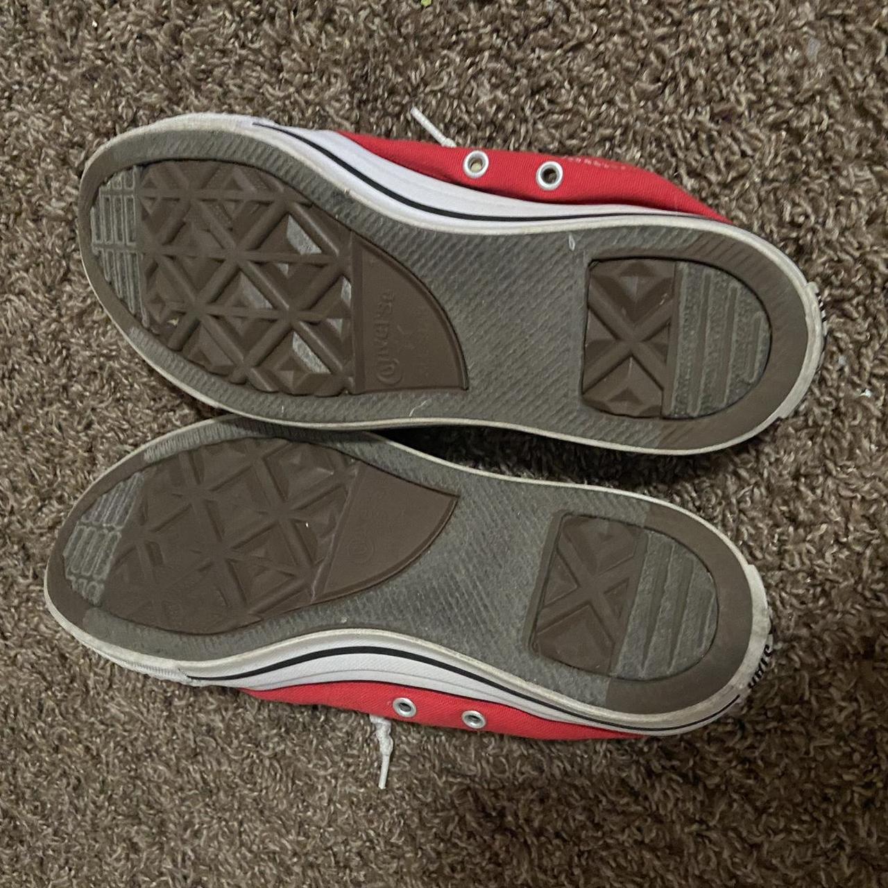 Red converse low top size 8 woman’s - Depop