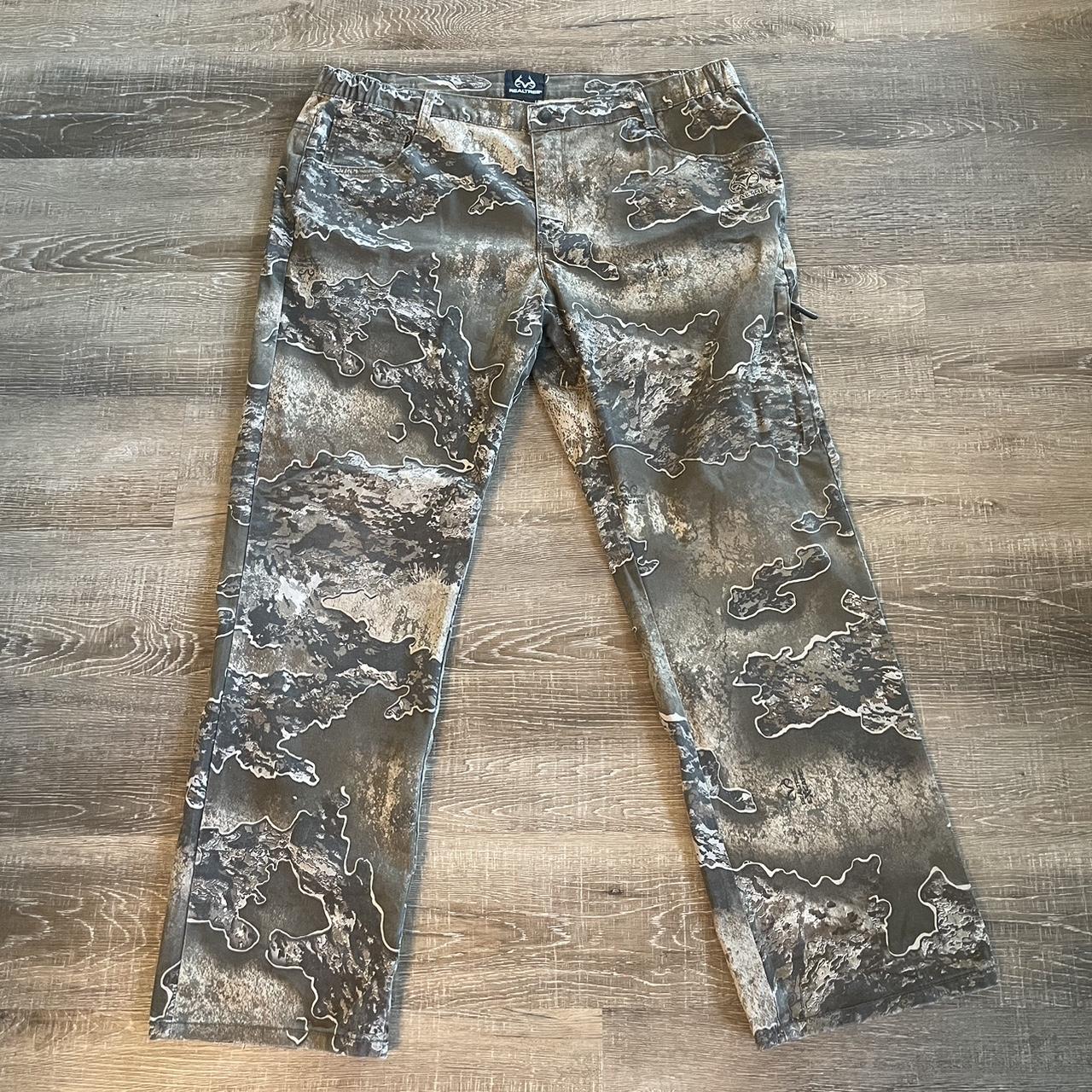 REALTREE Camo pants 36w-38L Only worn once amazing... - Depop