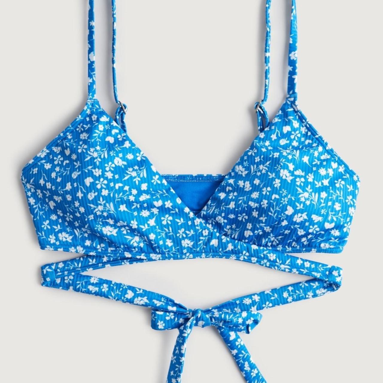 Hollister : tie back kini - Depop