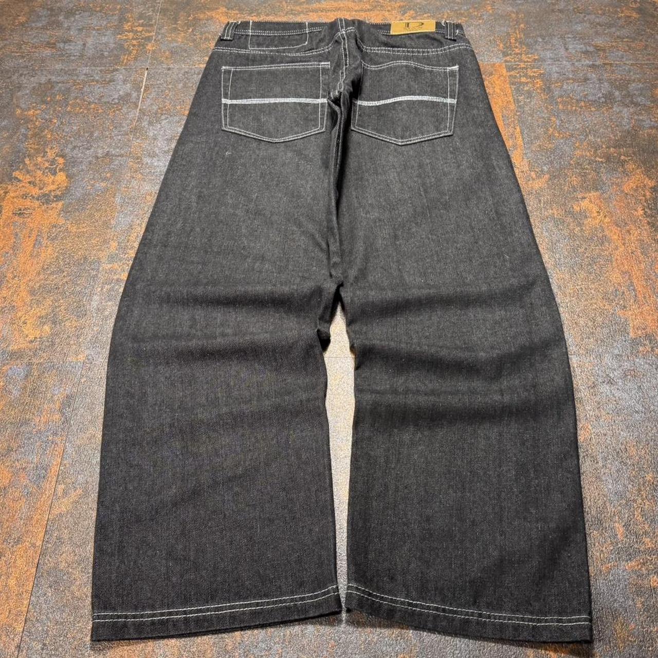 Y2K 2000s BAGGY JEANS 🖤🖤 Measures 32 waist x 31... | Depop