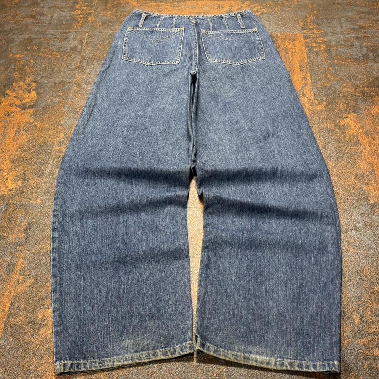 Y2K 2000s BAGGY JEANS 💙💙 Measures 28 waist x 30... | Depop