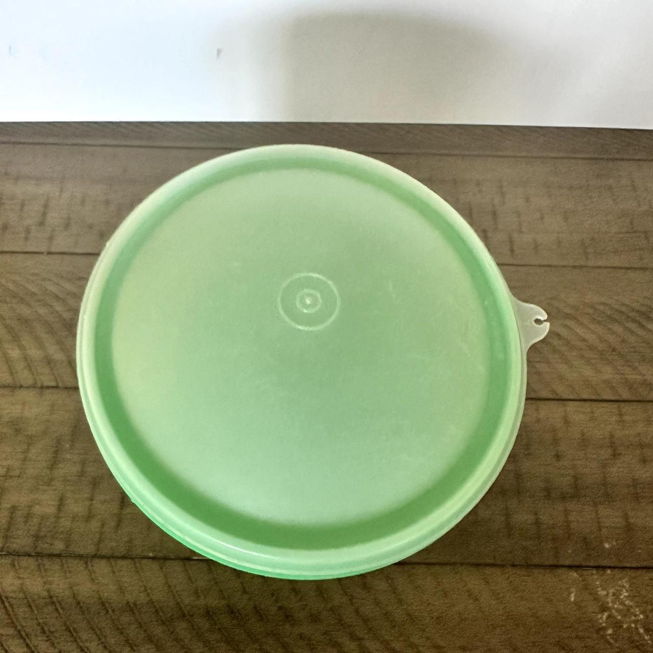 Vintage Tupperware Crisp It Lettuce Keeper with Lid... | Depop
