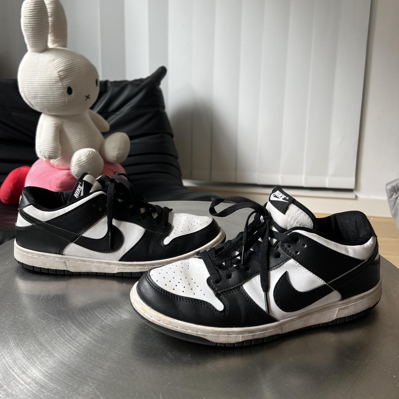 NIKE PANDA DUNK US 9.5 - Depop