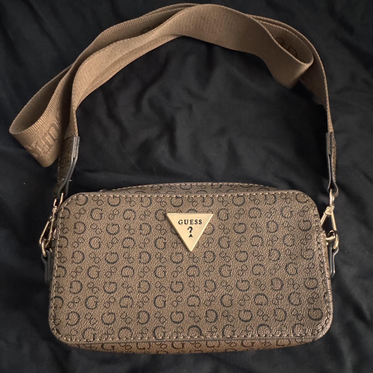 Guess crossbody bag with a touch of glamour #glambag | Depop