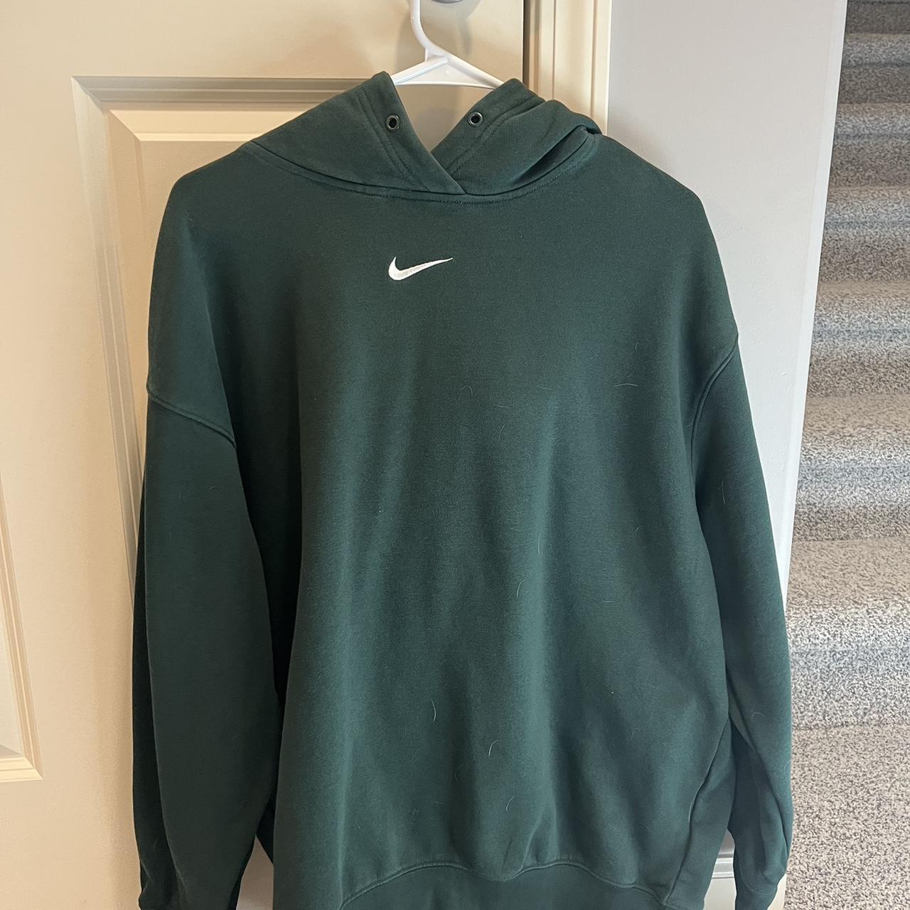 Emerald green nike hoodie, size M - Depop